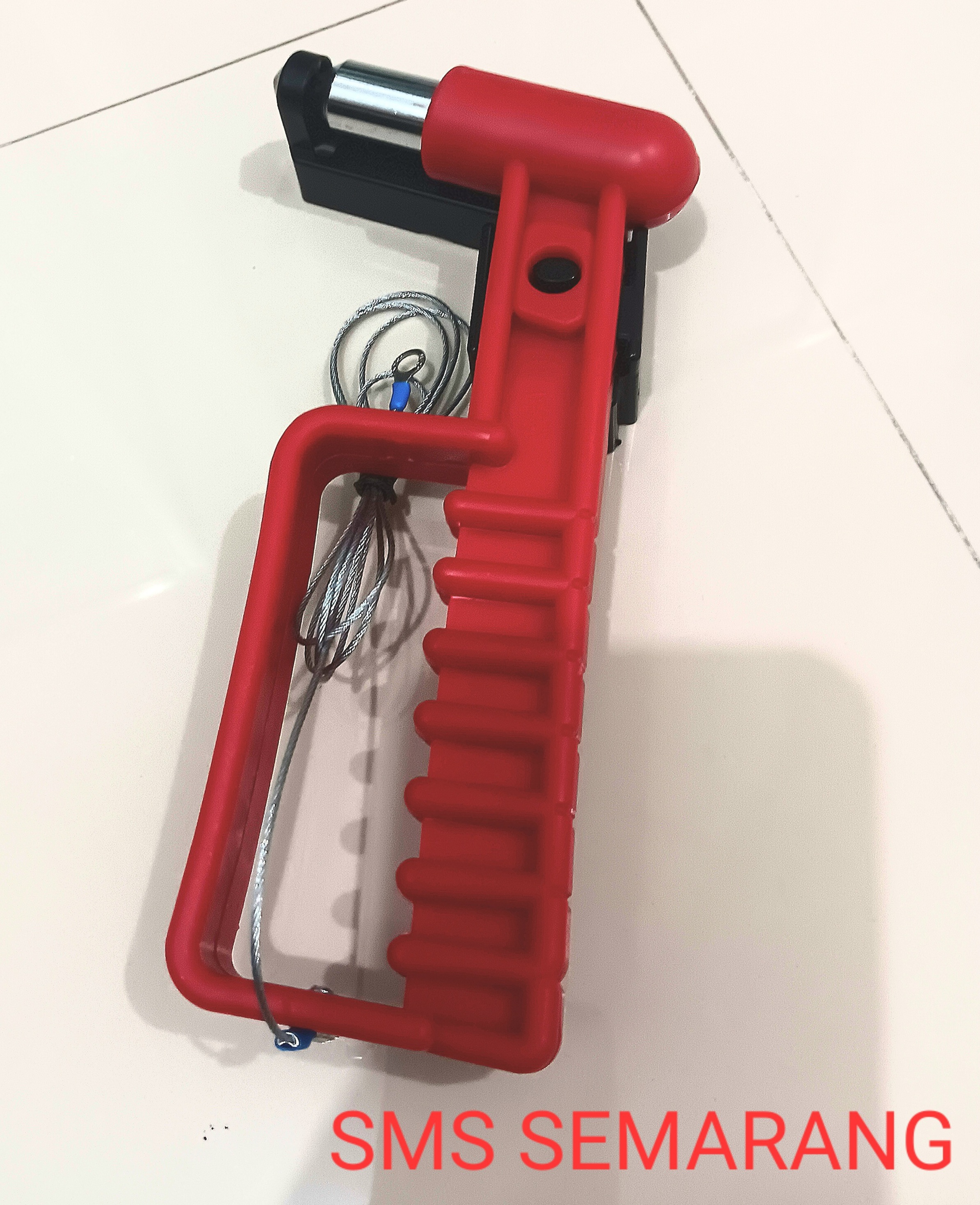 PALU KACA AKSESORIS DALAM BUS, UNTUK KESELAMATAN | Lazada Indonesia