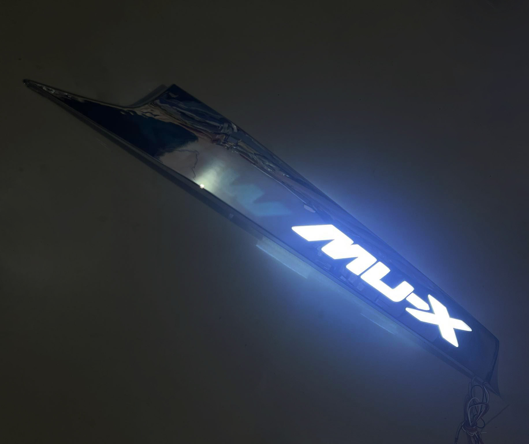 Isuzu MUX 2022 Chrome Trunk Lid With LED Light | Lazada PH