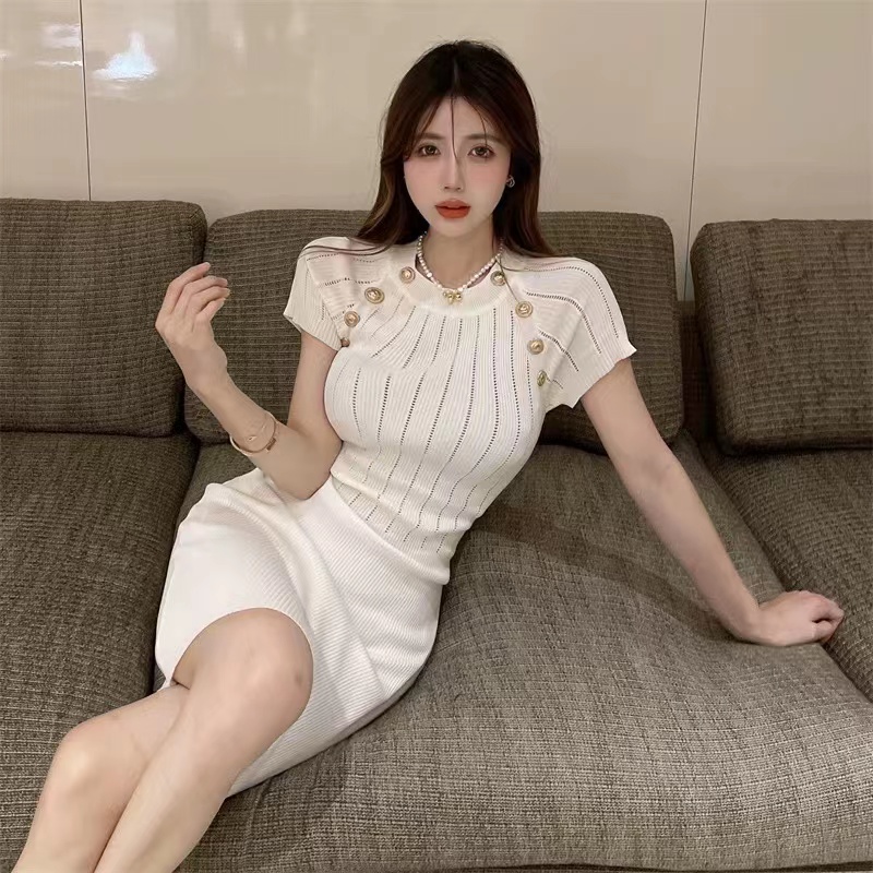 tichada 5272 ชุดรวดแฟร์ชั่นหญิงหรือชุดเดรสยาวสายเดี่ยวกระดูมลงข้างไหล่ ผ้าไหมพรมนิ่มใส่สบาย ...