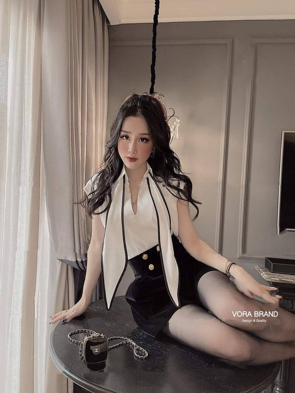 VORA Set เสื้อแขนกุดคอปกแต่งผ้าพันคอ+กางเกงขาสั้นเอวสูง - lookbook_an2 - ThaiPick