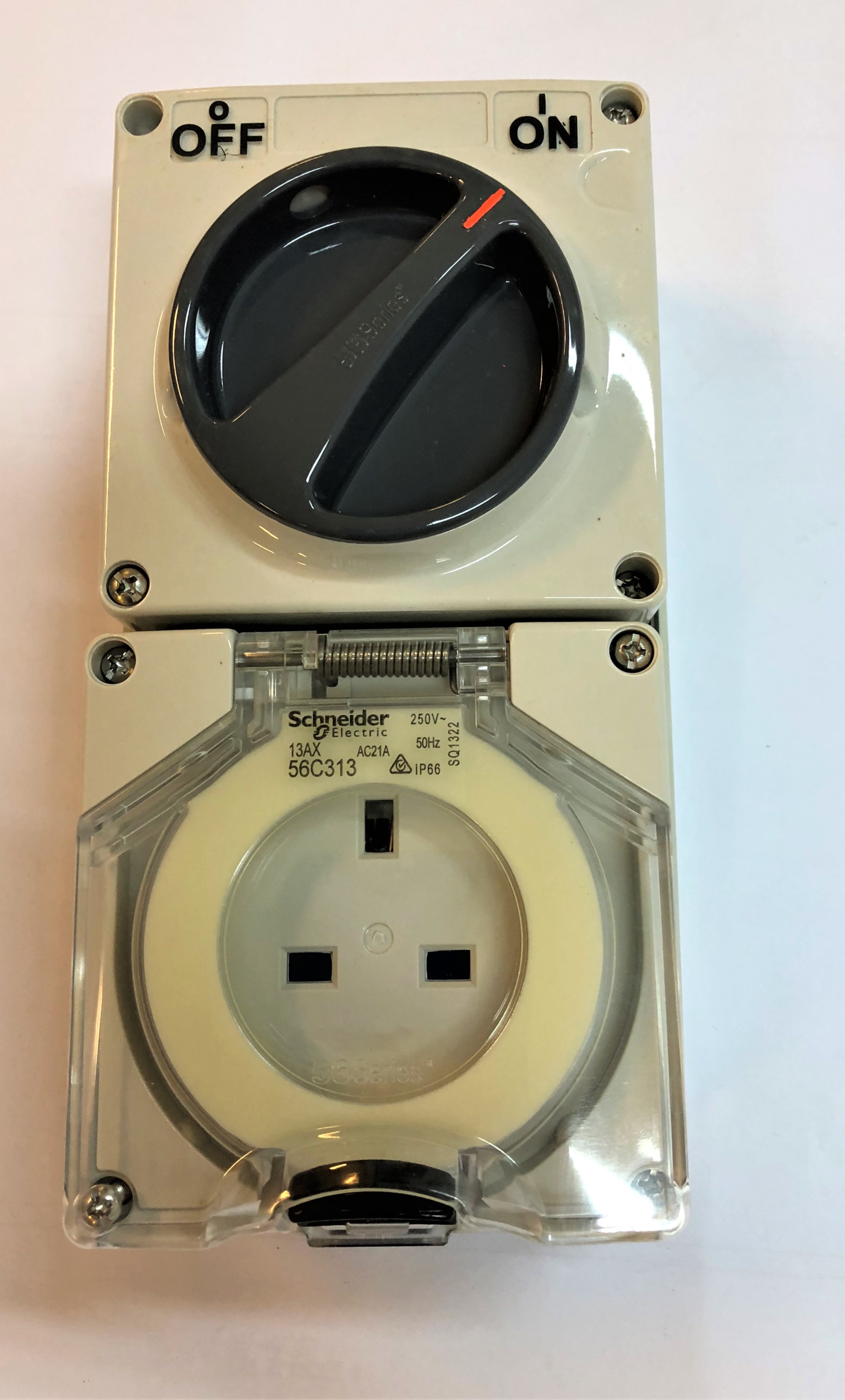 SCHNEIDER ELECTRIC -13A Weatherproof Switch Socket outlet/IP66 [SG ...