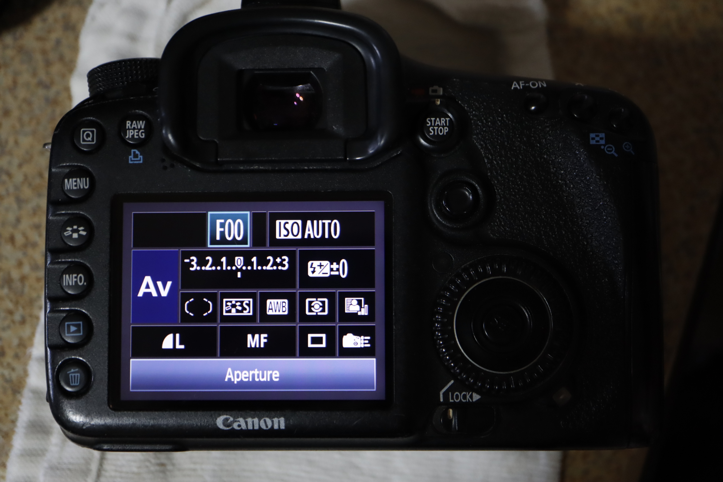 Canon EOS 7D Body Digital SLR Camera - ตัวกล้อง DSLR ถ่าย VDO Full HD ...