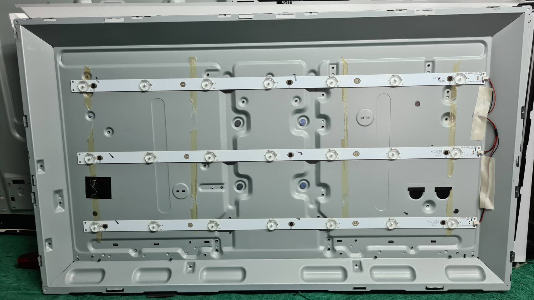 หลอดไฟ LED BACKLIGHT Philips (ฟิลลิปส์) รุ่น 32PHT5109/98 อะไหล่แท้/ของ ...