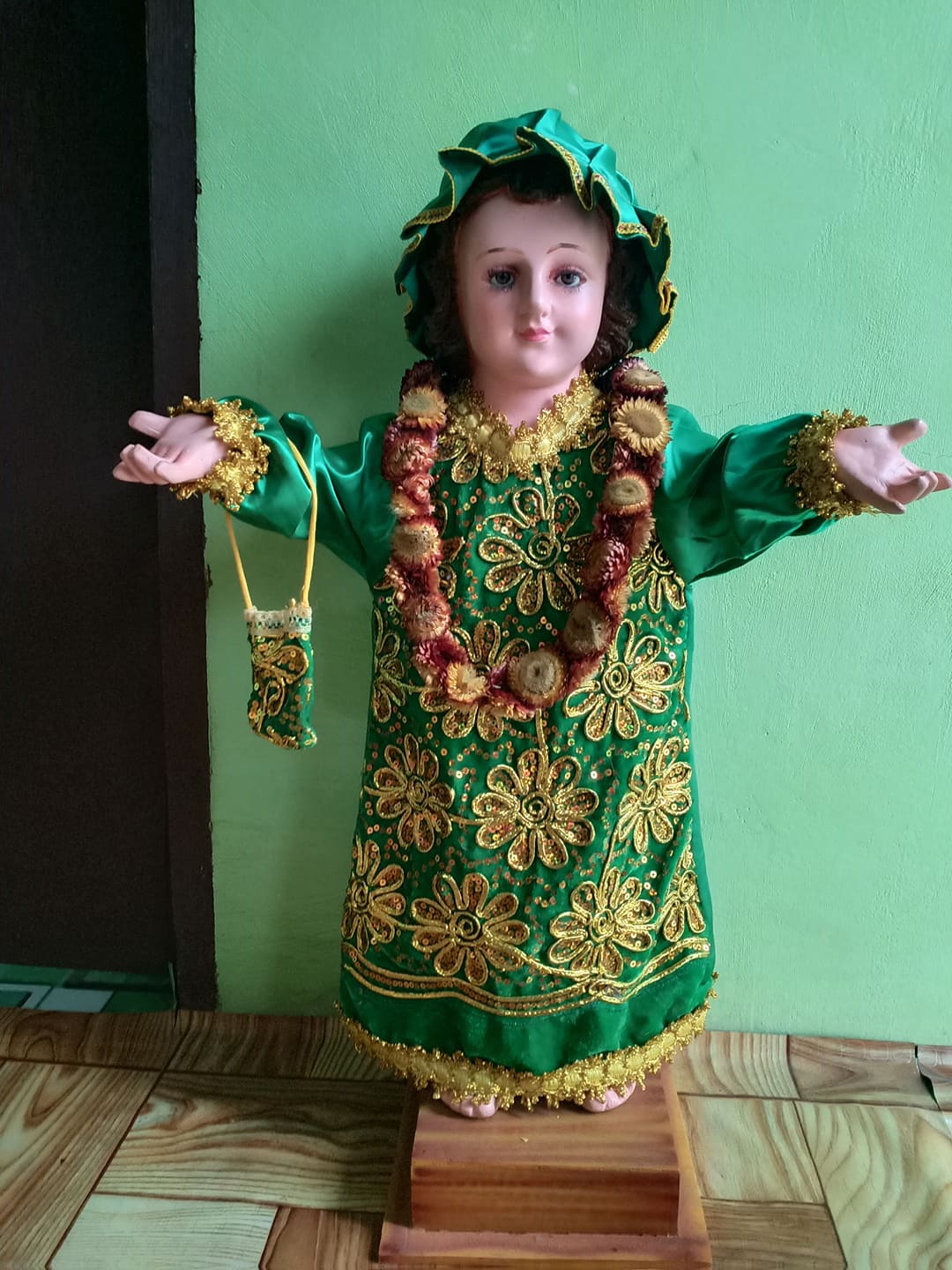 Damit ng Santo Niño (Long Sleeves) | Lazada PH