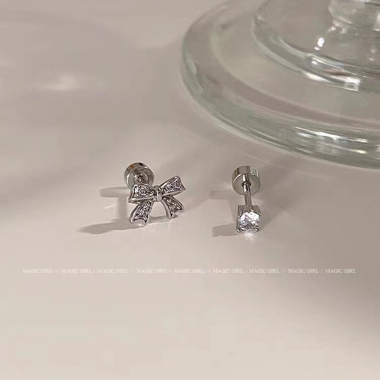 【Year-End Sale】Flash White Diamond Flat Bottom Ear Nail Niche Simple ...