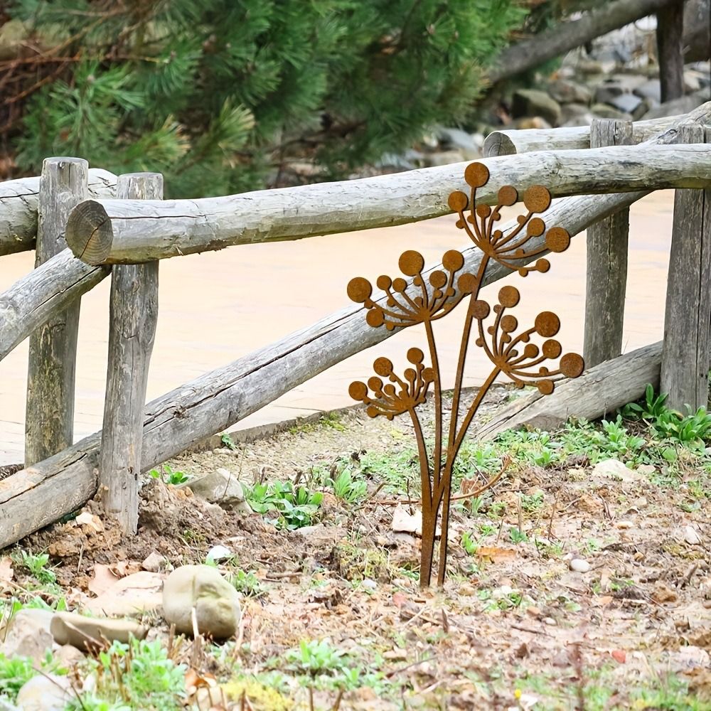 Creative Metal Decorative Rusty Stake Antique Design Shaped Ground ...