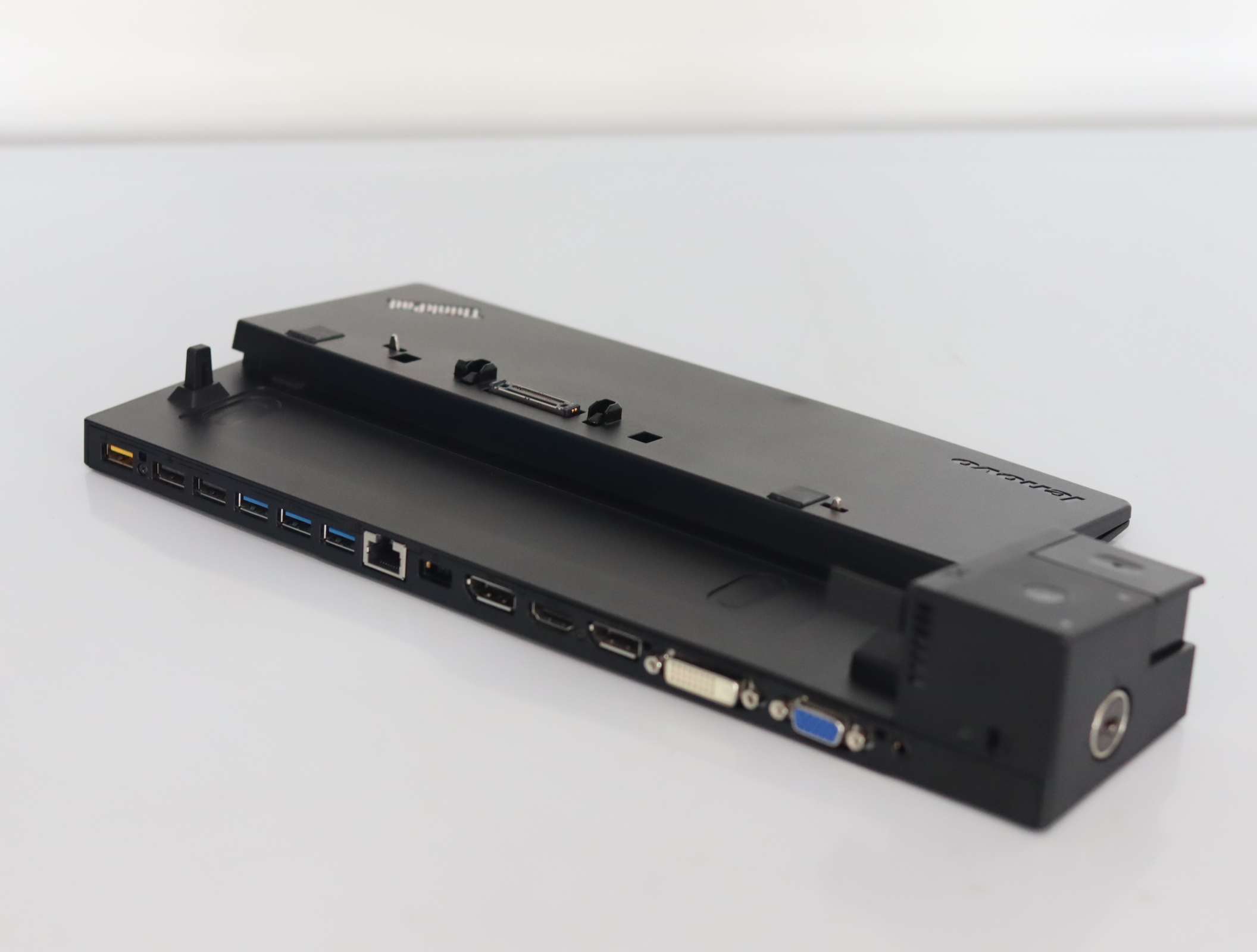 Lenovo ThinkPad Ultra Docking Station / Type 40A2 Docking - LAND TECH ...