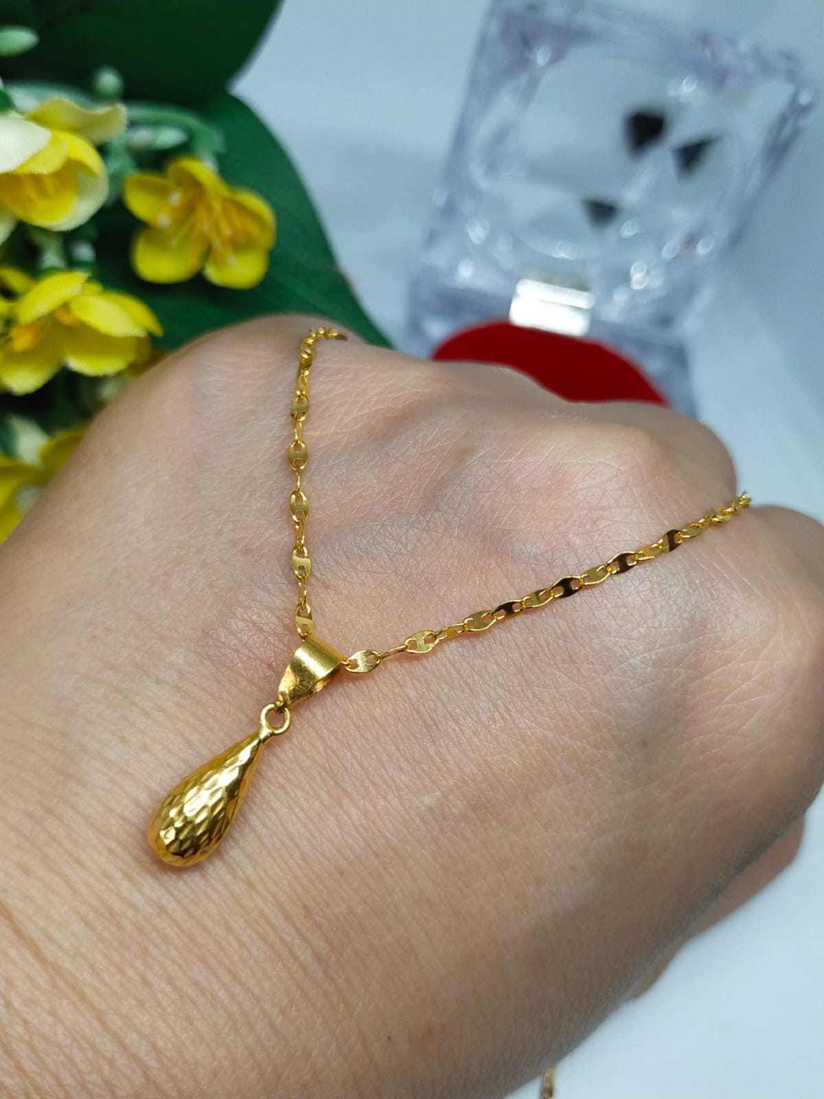 Tiara Jaya88 #Kalung Wanita Emas Toscano dengan Aneka Liontin Emas 700 ...