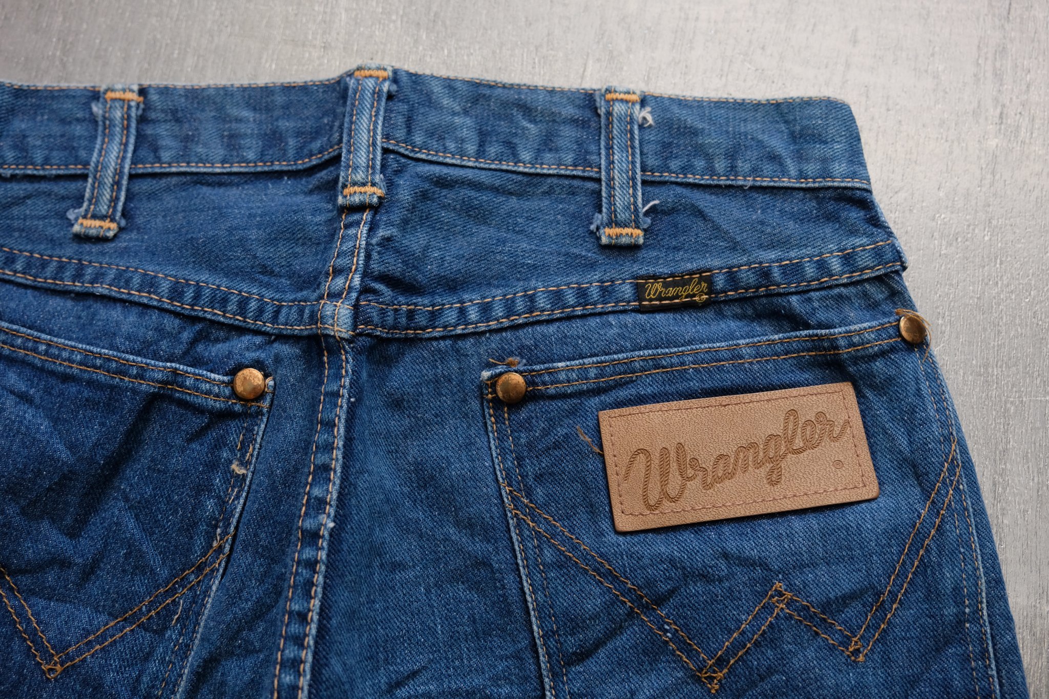 Wrangler ป้ายขวาง เอว 28 made in usa สภาพตามรูป - AREE Vintage Jeans ...