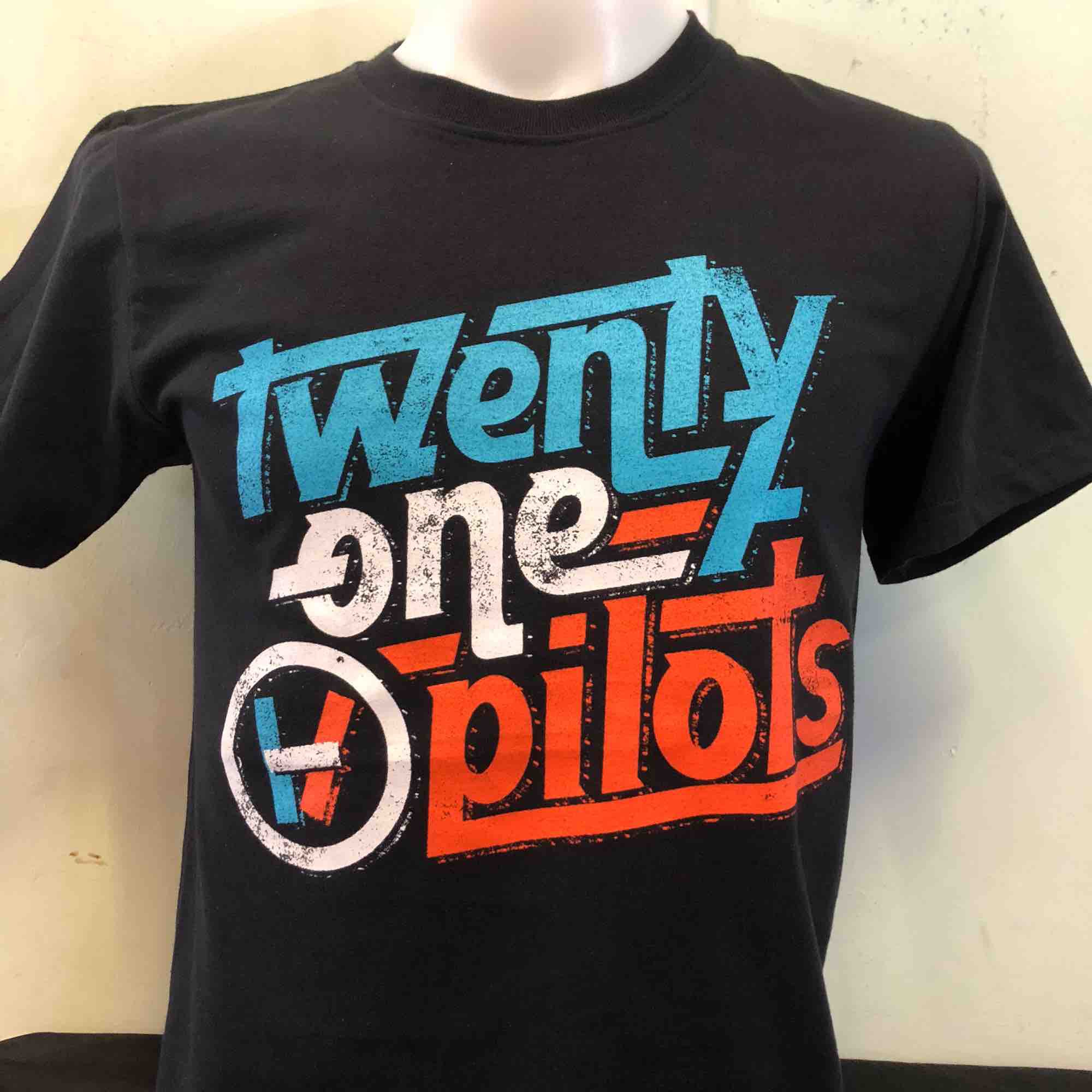 Twenty one Pilots rock t shirt( front and back view) 21 Pilots | Lazada ...
