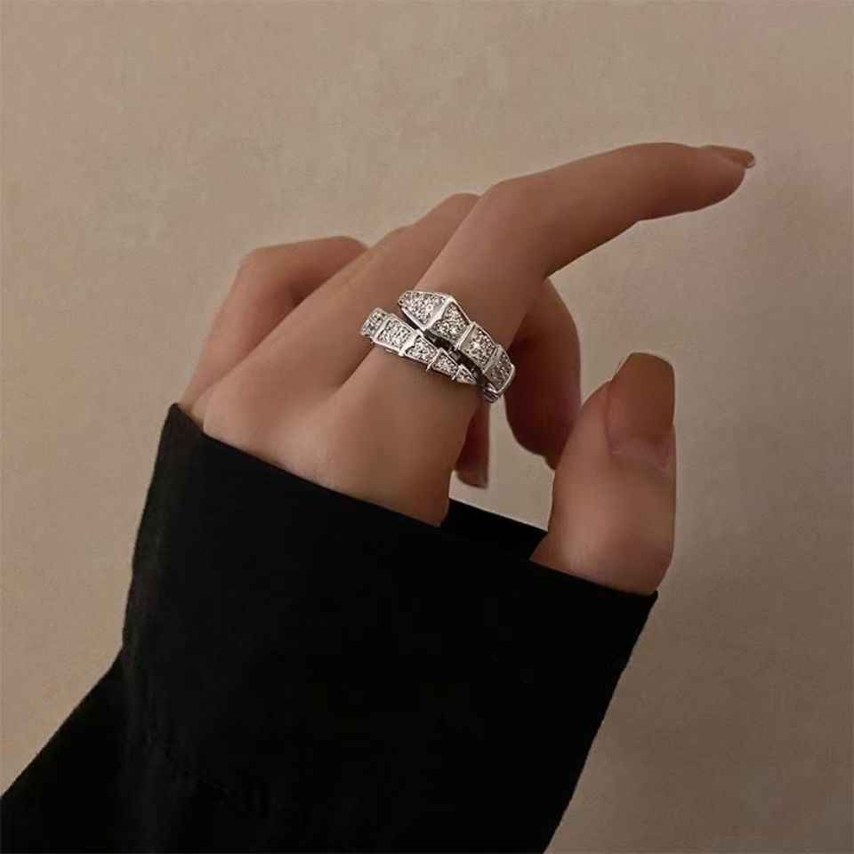【Hot demand】Light Luxury Serpentine Snake Bone Ring Women's Ins ...