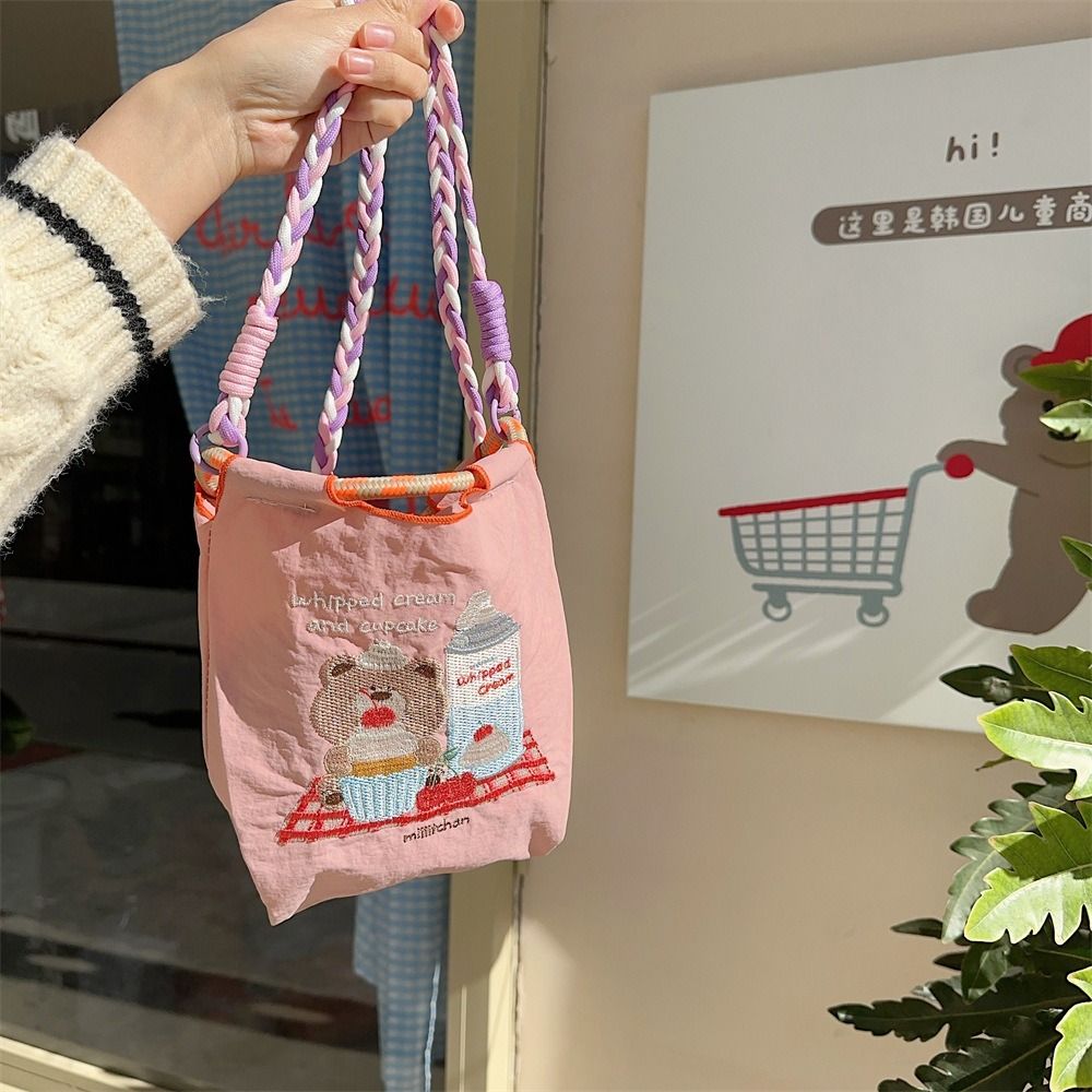 ANGY กระเป๋าโท้ทวันหยุด กระเป๋าถือปักรูปหมีขนาดเล็ก การ์ตูนลายการ์ตูน ...