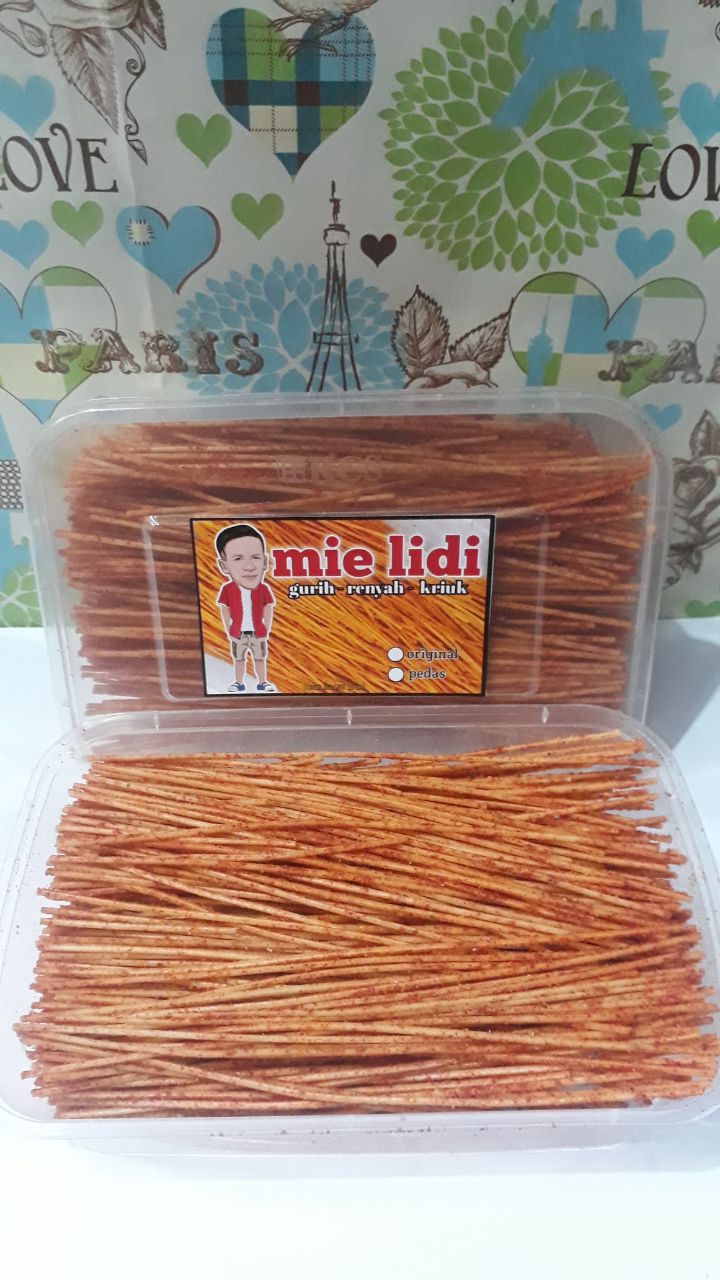 Mie lidi rasa pedas dan original kemasan box,camilan murah meriah ...