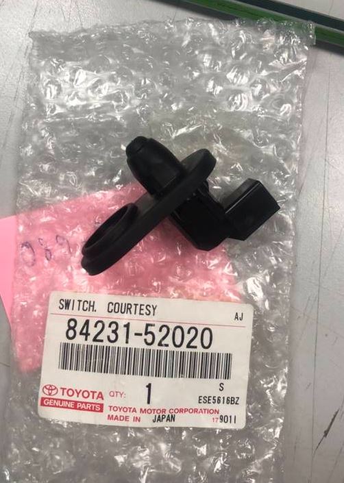 (ของแท้) 84231-52020 สวิทช์ไฟเตือนประตูหลัง Toyota Avanza ปี 2007 ของ ...