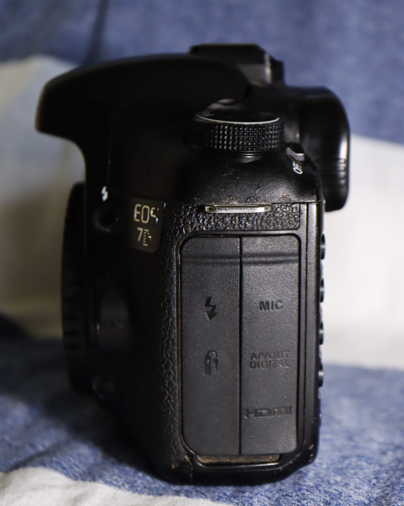 Canon EOS 7D Body Digital SLR Camera - ตัวกล้อง DSLR ถ่าย VDO Full HD ...