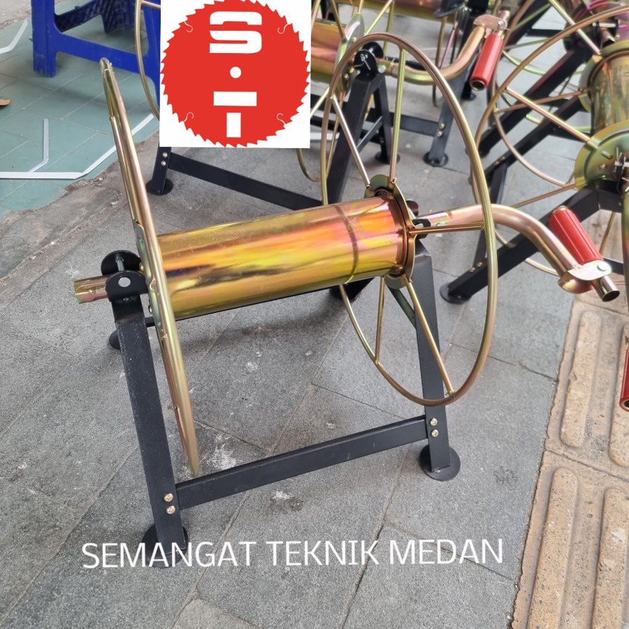 ALAT GULUNGAN GULUNG KABEL SELANG AIR TAMAN GARDEN WATER HOSE REEL ...