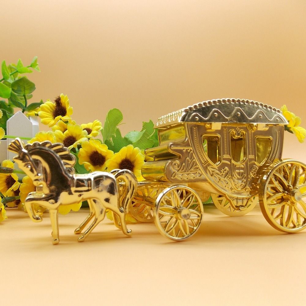 Portable Exquisite Carriage Candy Box High-end Plastic SmallCarriage ...