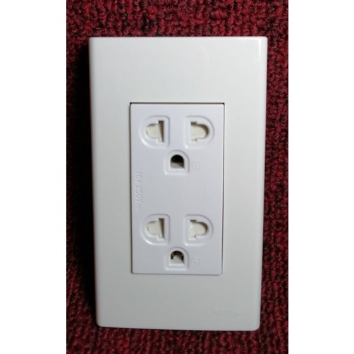 OMNI Wide Series Duplex Universal Outlet w/ Ground & Safety Shutter ...
