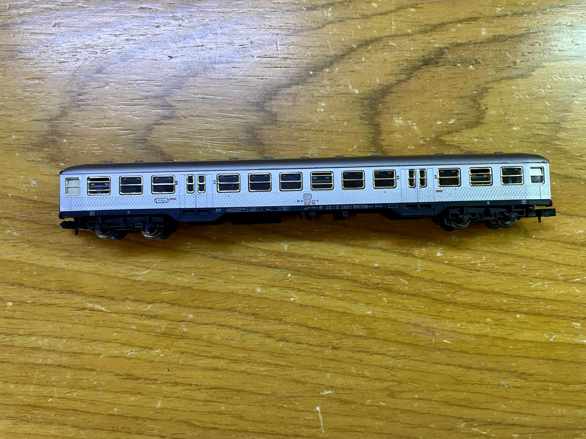 Preowned N Scale Arnold Europa Series Passenger Cars 7 colours as new ...