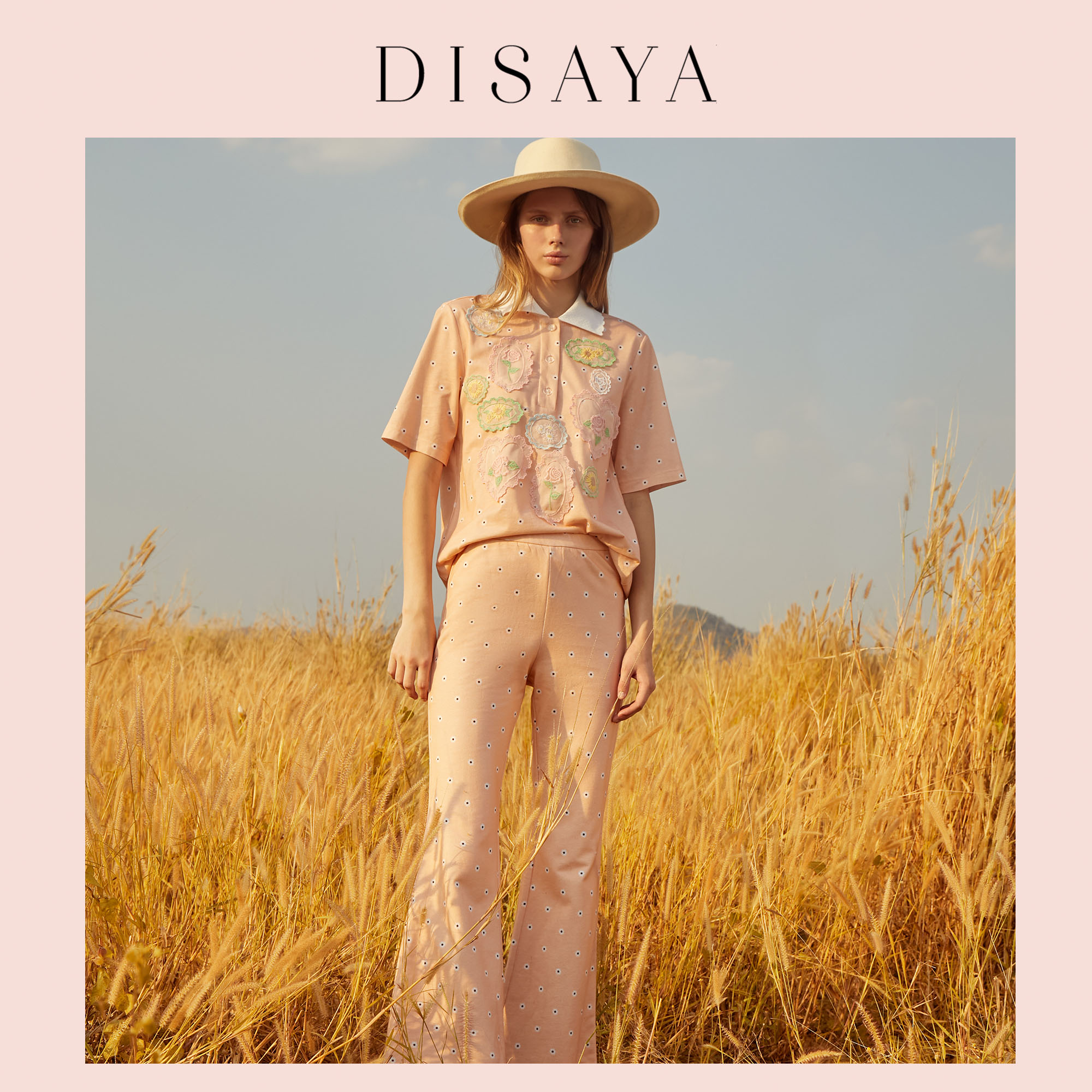 [DISAYA] - Daisy Printed Polo with Badge Embroidered Details เสื้อยืด ...