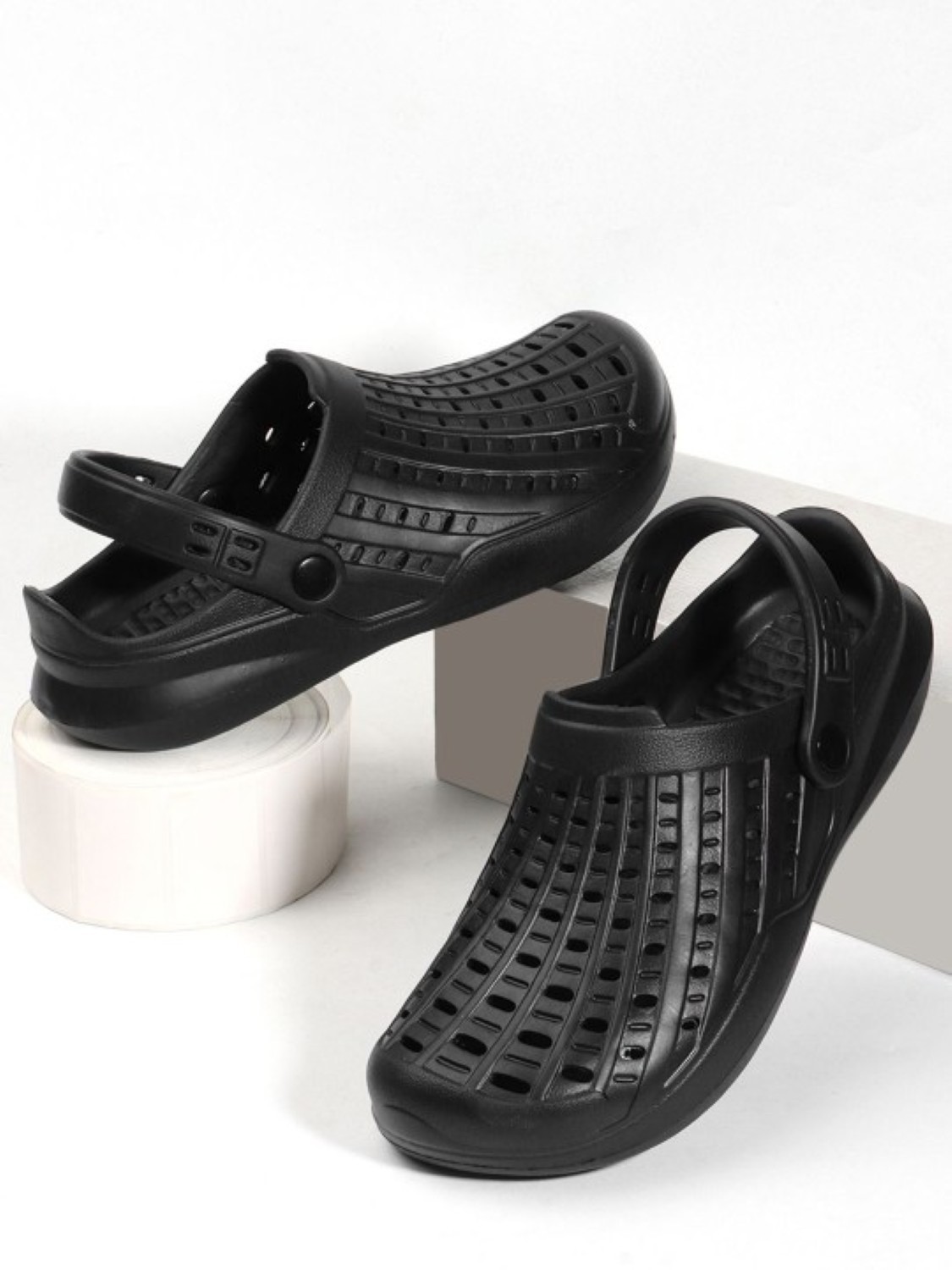 HRX by Hrithik Roshan Self Design Backstrap Rubber Clogs For Men ...
