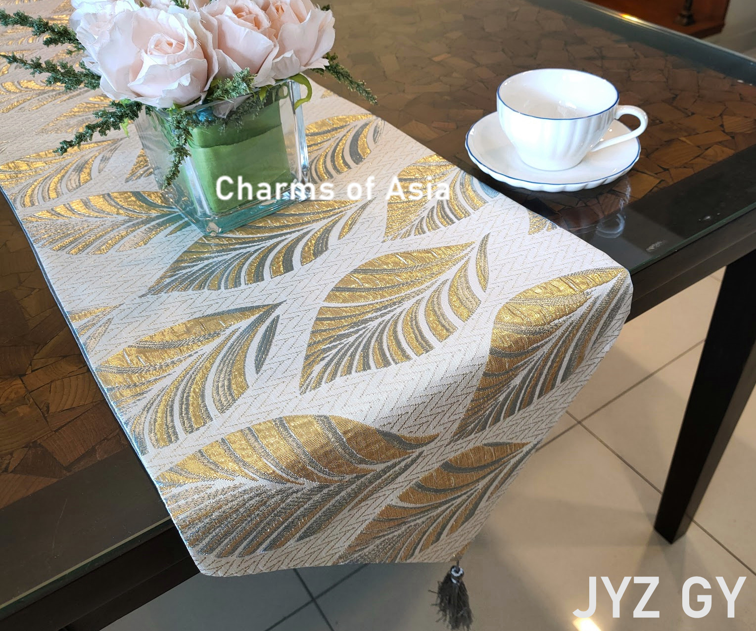 (SG seller ready stock) Table runner bed runner and matching cushion ...