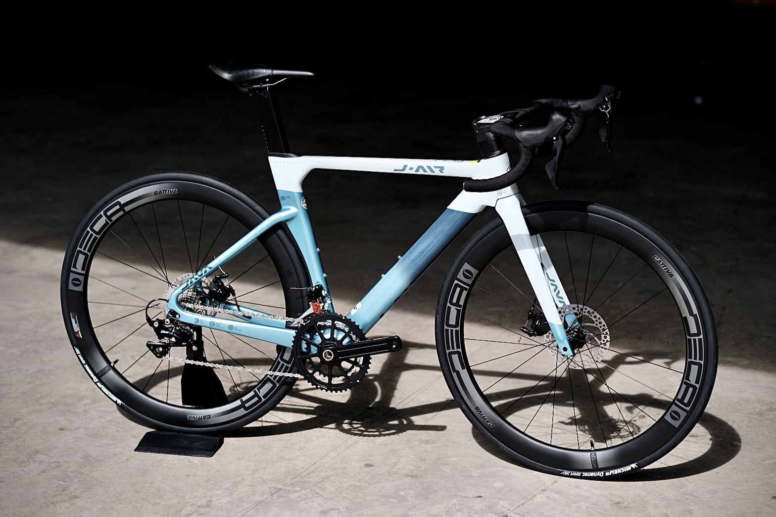 ผ่อน 0 Java รุ่น Fuoco 5 Disc เฟรมคาบอน ชุดขับ 105 แฮนด์คาร์บอน Integrated ซ่อนสาย จักรยาน ...