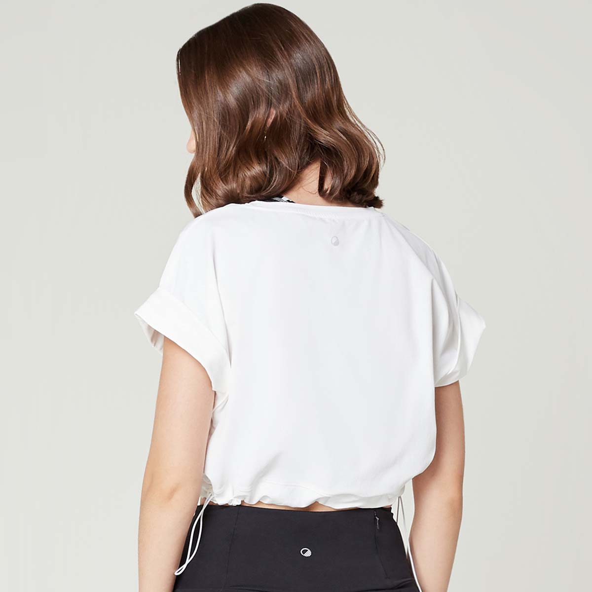 Wakingbee x Asava City Tee (White) เสื้อยืด คร้อป เอวจัมพ์รูด แขนล้ำ ผ้าแห้งไว ใส่สบาย สีสวยแมท ...