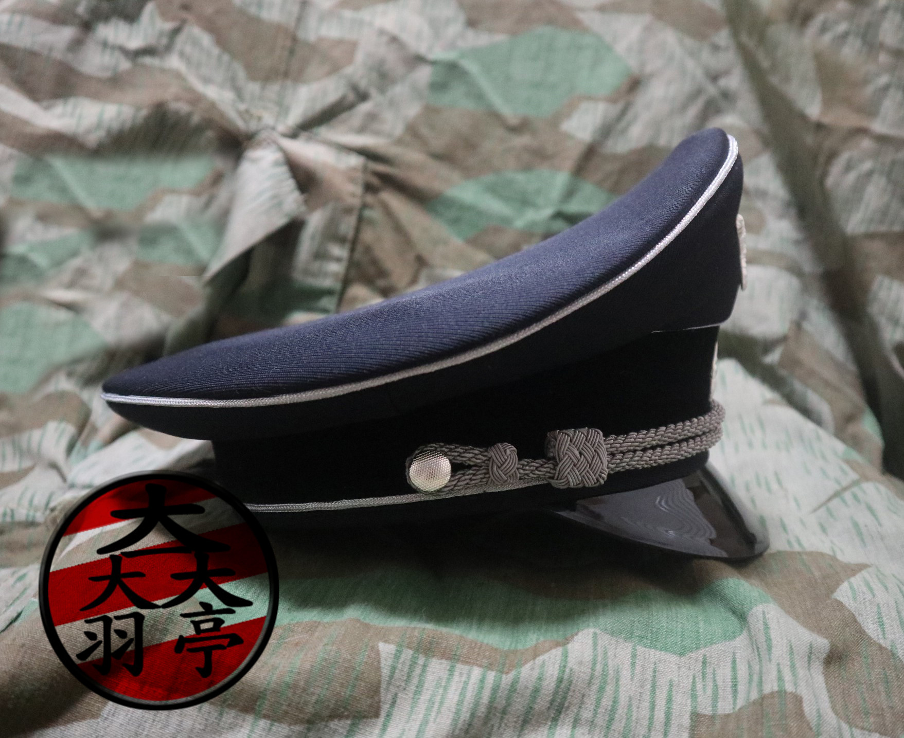 Feather Pavilion recommends Germany's big-brimmed hat, black-breasted ...