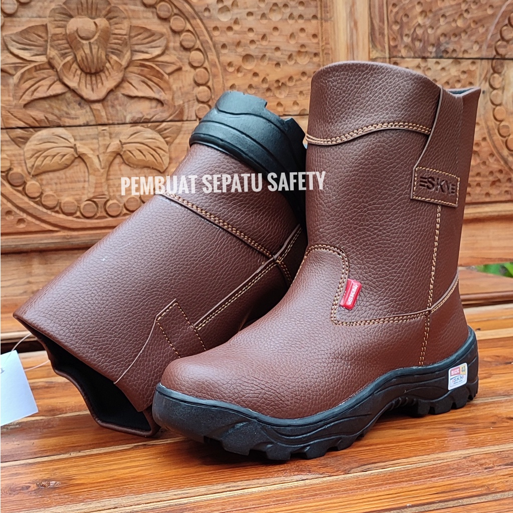 Sepatu Septi Saveti Safety Boot King Shoes SKN Ujung Besi Kulit Buatan ...