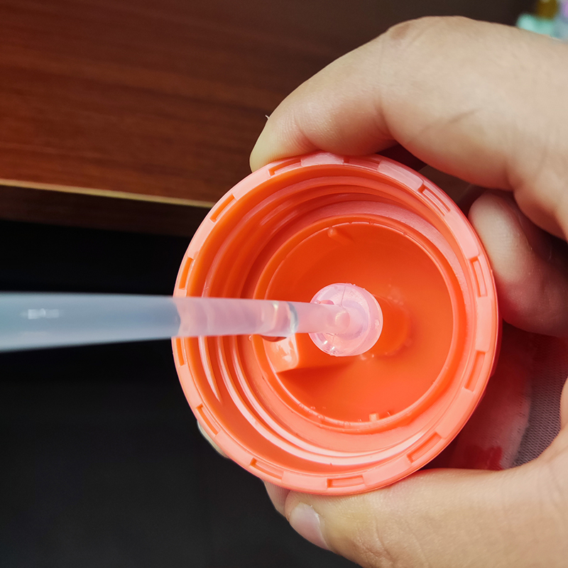 ขวดน้ำเด็กอนุบาล กระติกน้ำเด็ก กระบอกน้ำเด็ก พร้อมหลอดดูด และสายคล้องคอ 400ml - SunnyLife - ThaiPick