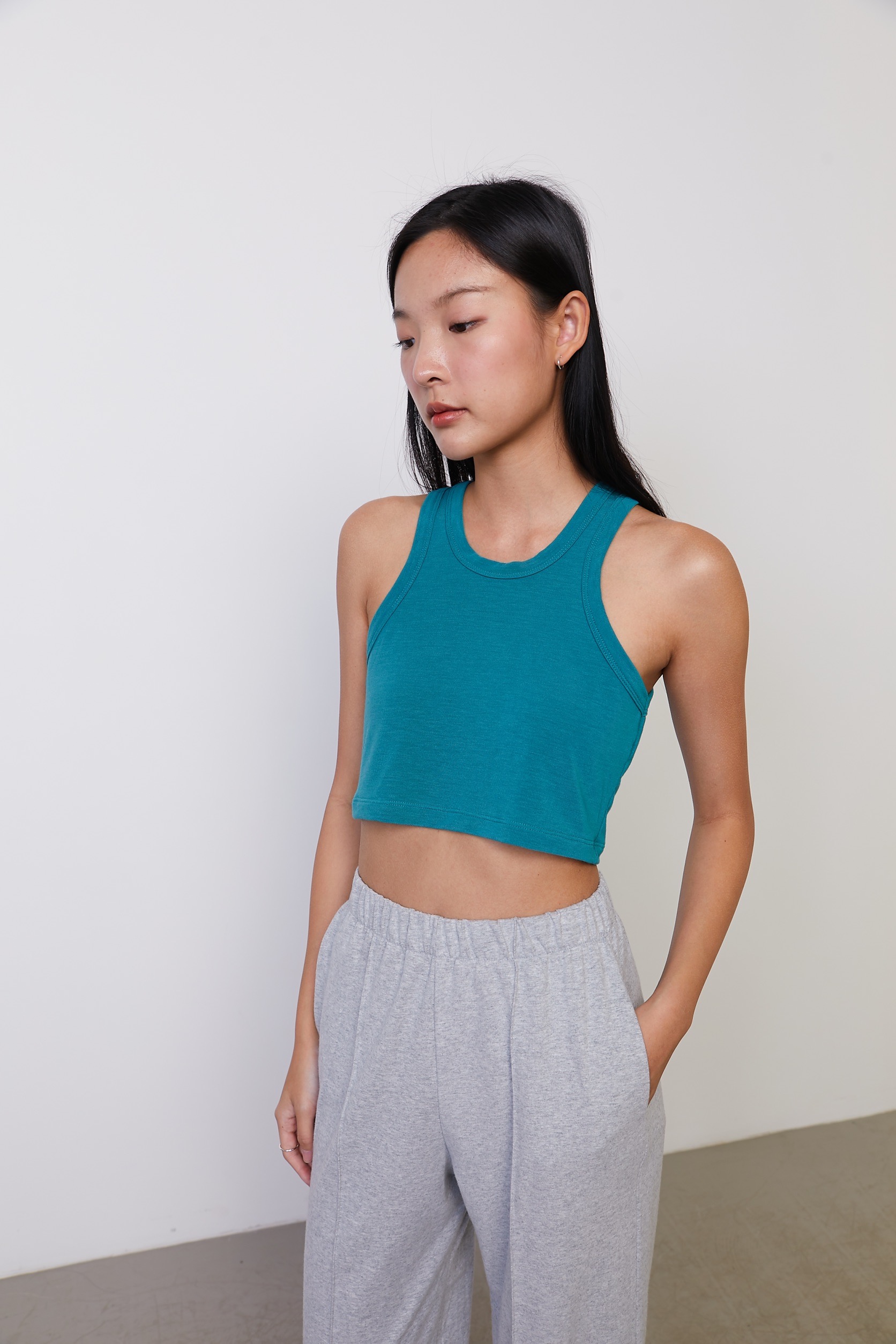 picht Day High Crop tank TS Collection เสื้อครอป แขนกุดคอกลม - Picht ...
