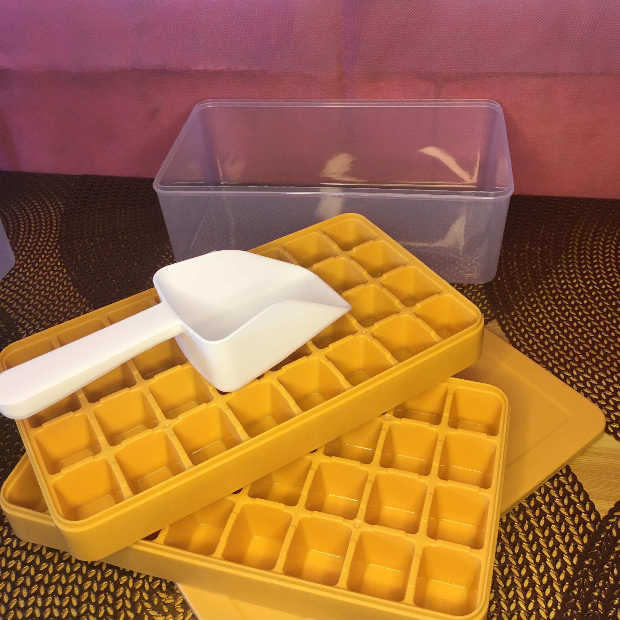 Adventurers 64 Compartment Square Ice Cube Shaper with Square Lid DIY ...