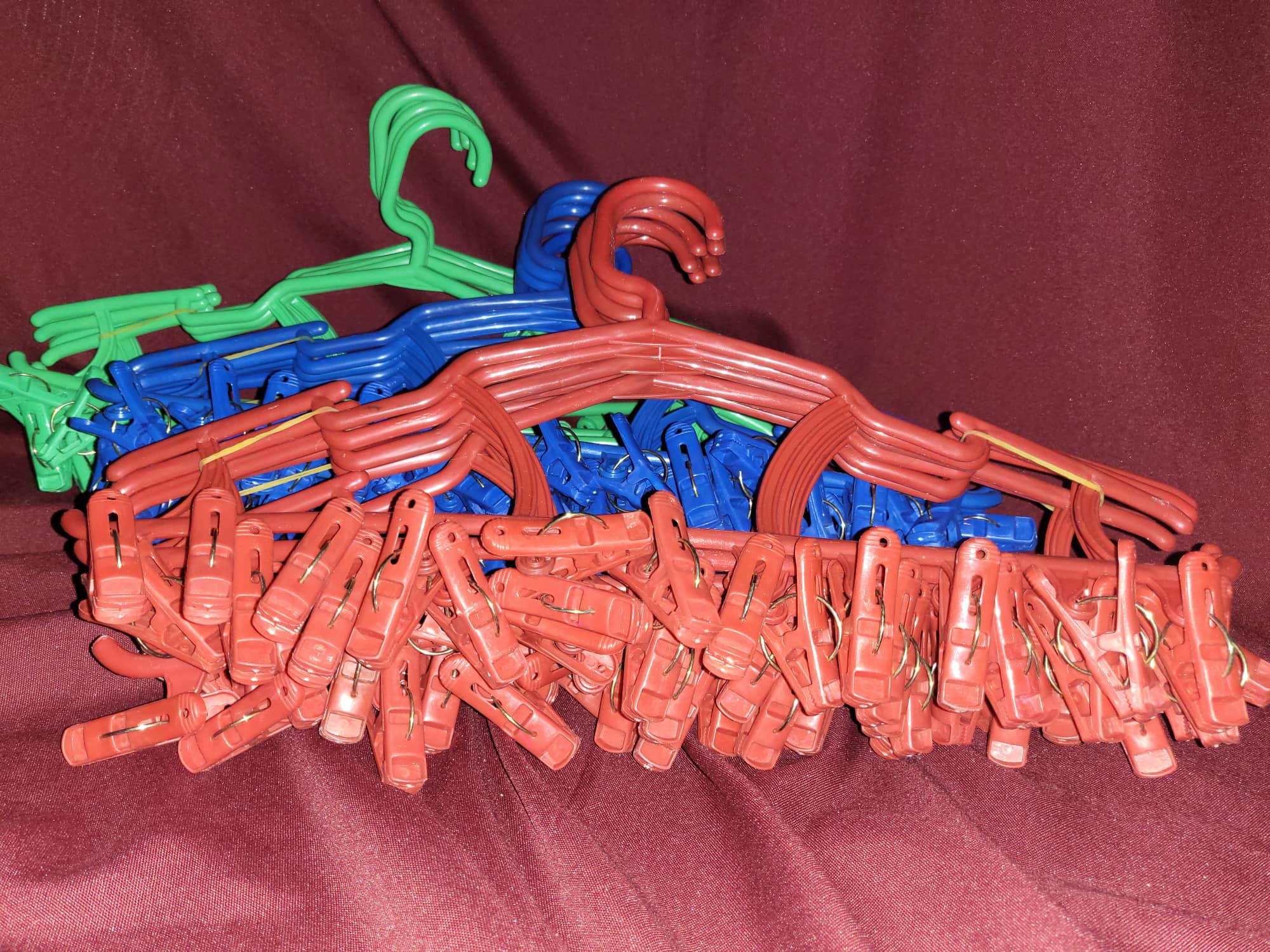 set of 6pcs. hanger with clips (11 clips per hanger) / hanger with ...