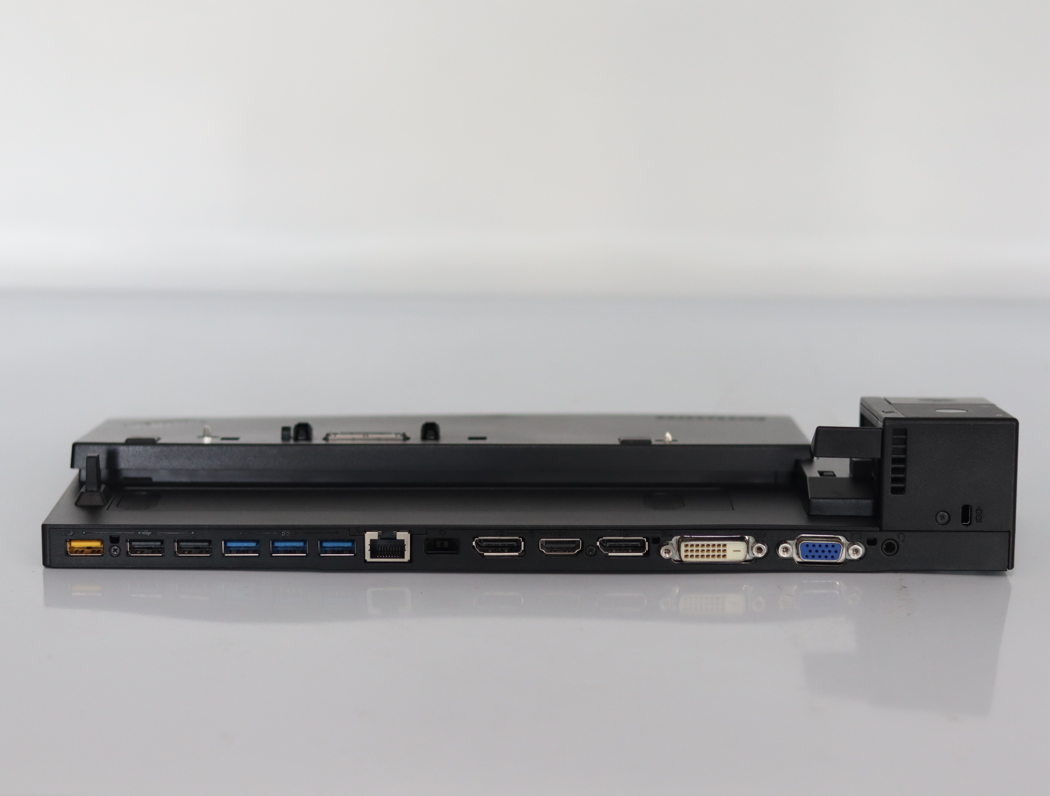 Lenovo ThinkPad Ultra Docking Station / Type 40A2 Docking - LAND TECH ...