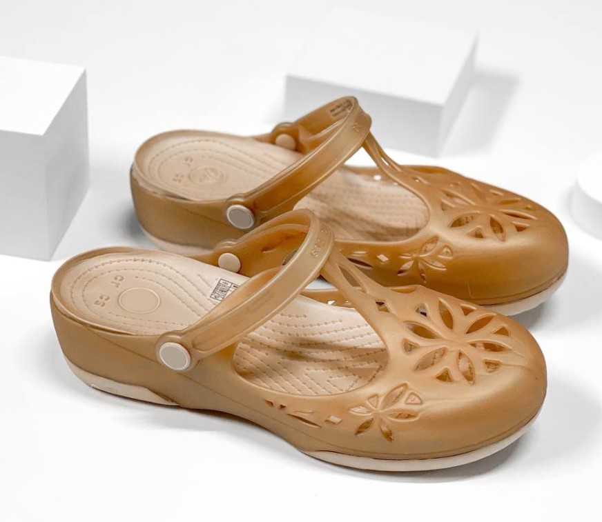 [ราคาพิเศษ] รองเท้าแตะผู้หญิง Crocs™ Isabella Clog “สีน้ำตาล” (เบอร์36 ...