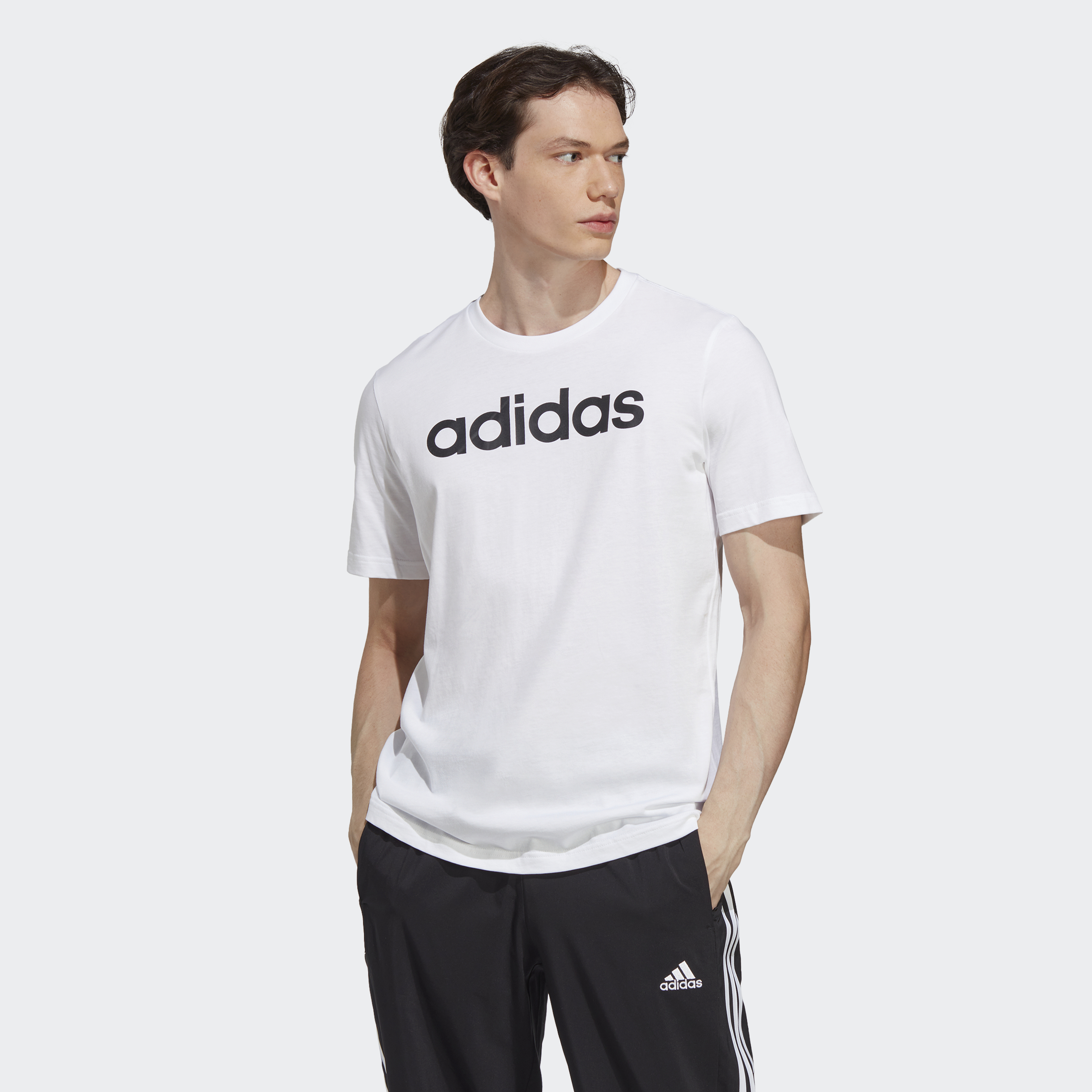 adidas ไลฟ์สไตล์ เสื้อยืดผ้าซิงเกิลเจอร์ซีย์ปักโลโก้แนวนอน Essentials ...