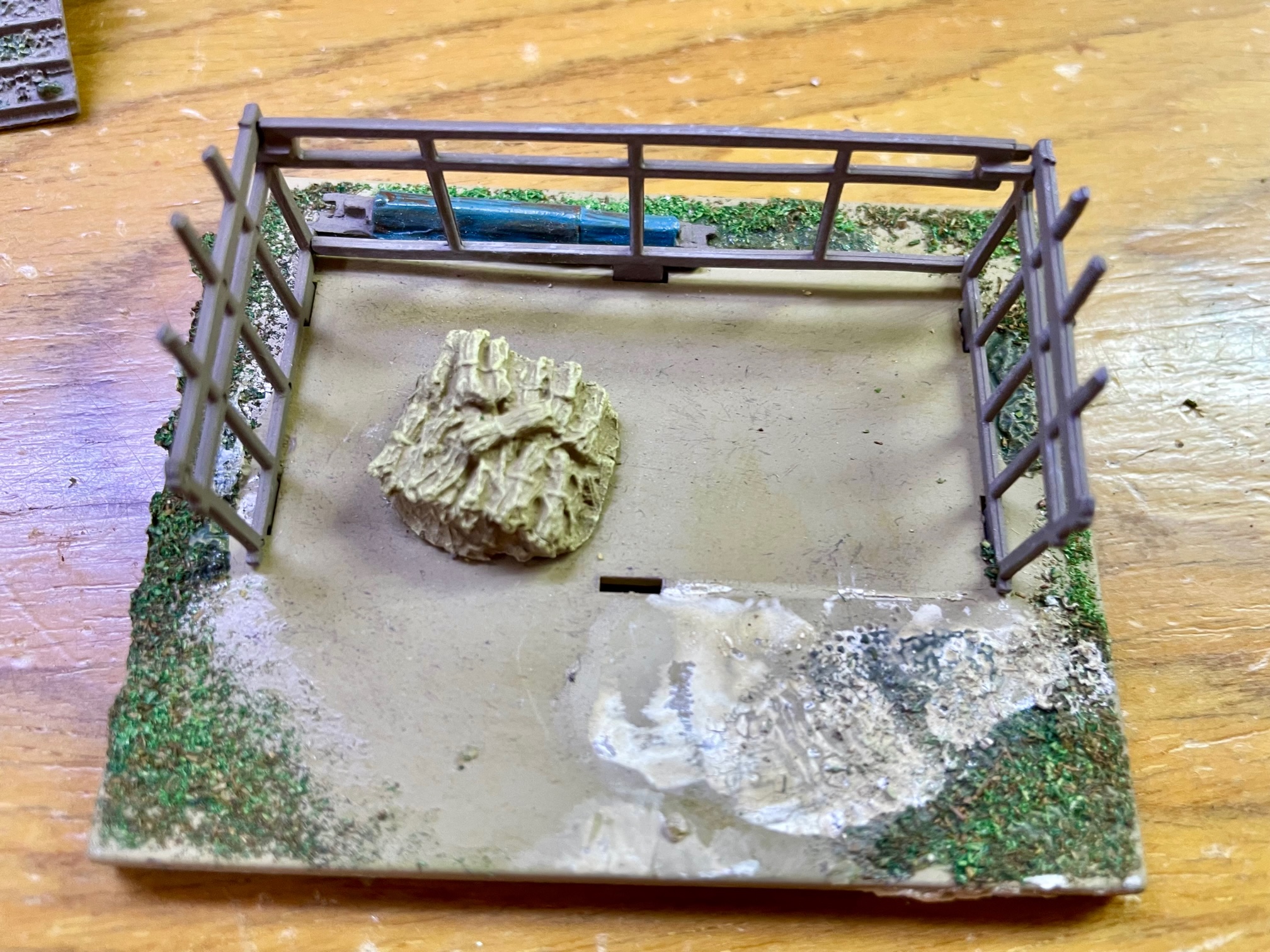 TomyTec 072 N Scale Farm Shed L7W6H4, as new. TomyTec 072 N Scale Farm ...