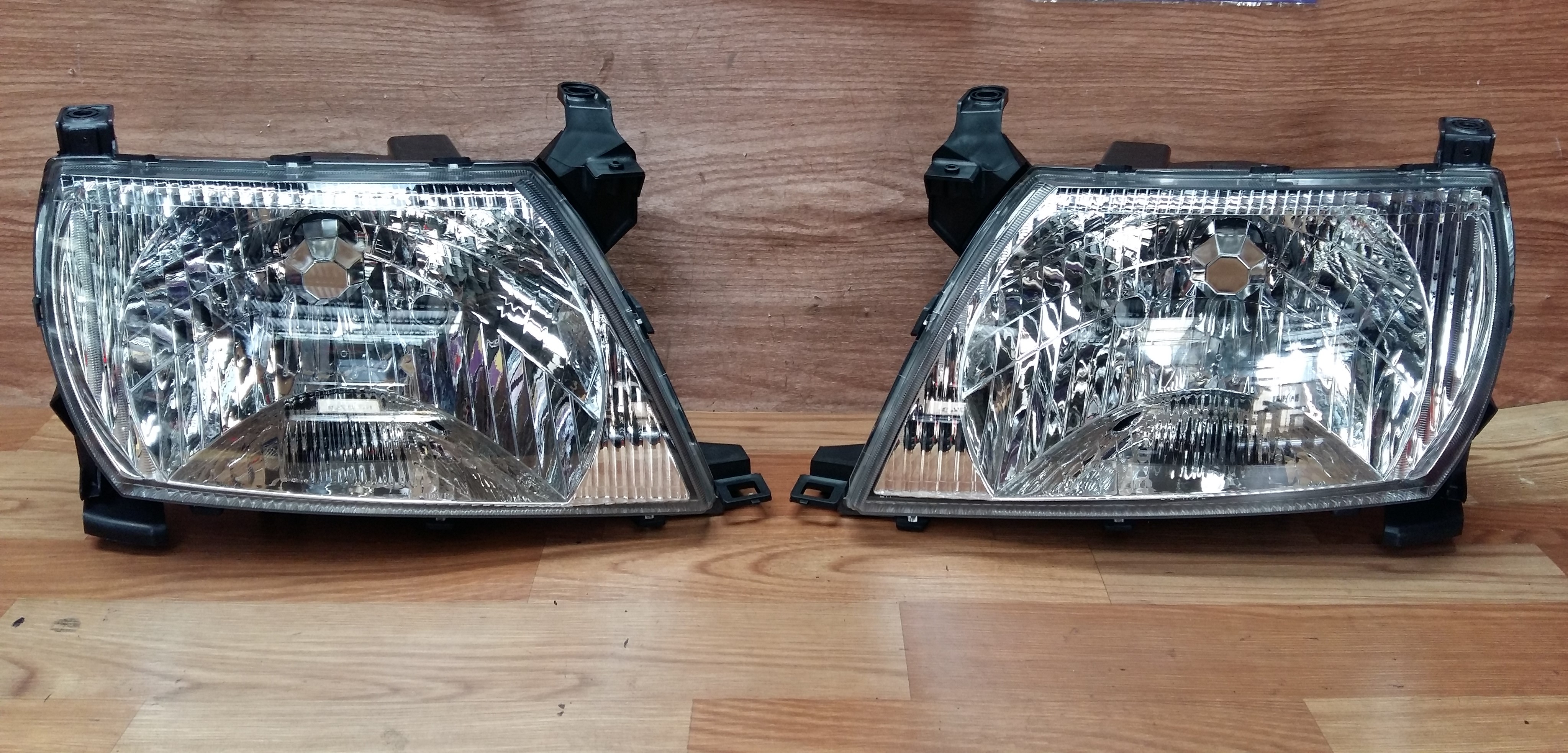 TOYOTA REVO HEADLIGHT HEADLAMP 2002-2004 | Lazada PH