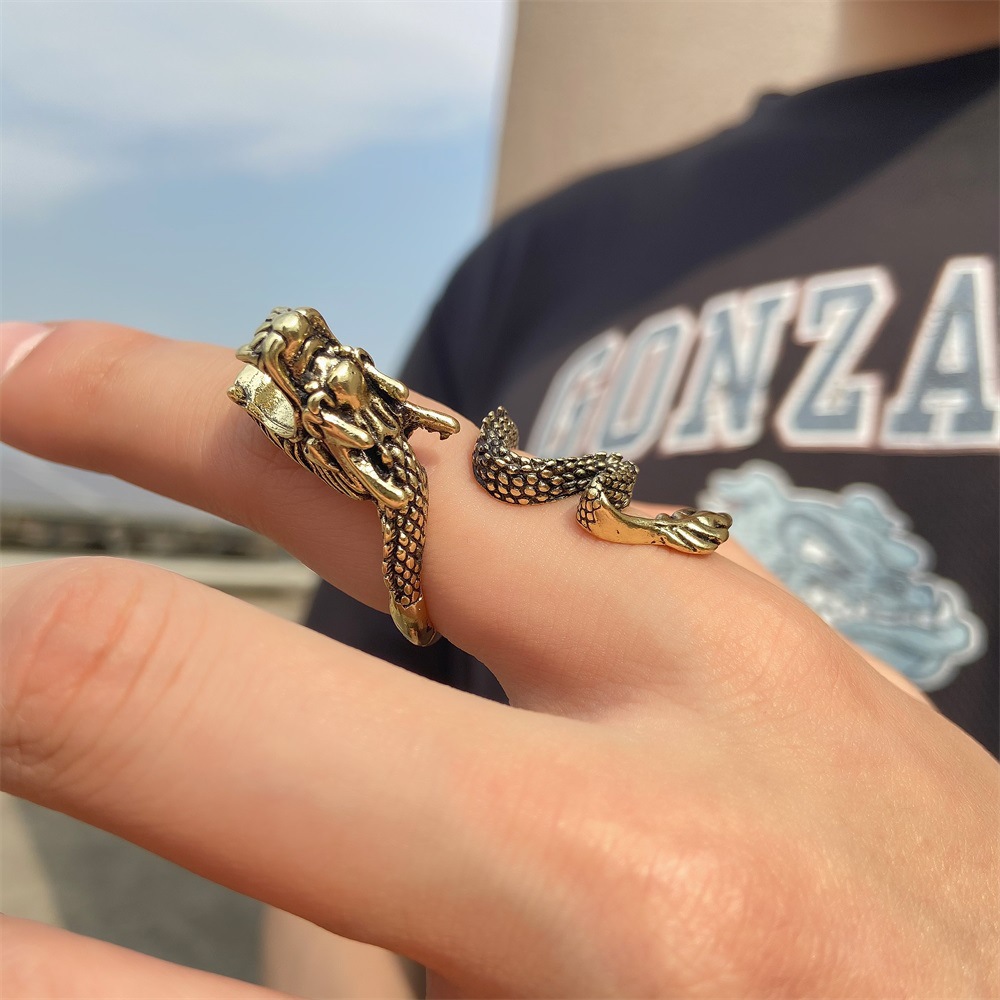 【Hottest Trends】Fashion Personalized Open-mouth Finger Cigarette ...