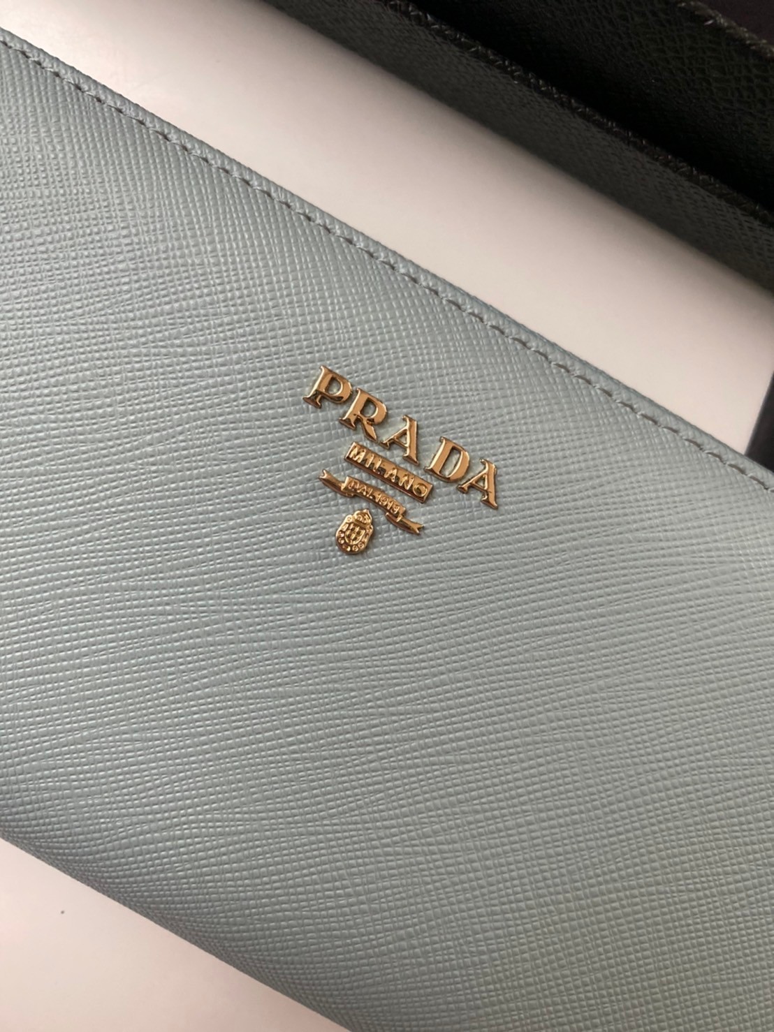 หนังแท้ Prada Long Wallet / Prada Wallet รุ่นที่รอคอย เข้าแล้วค้า กับ ...
