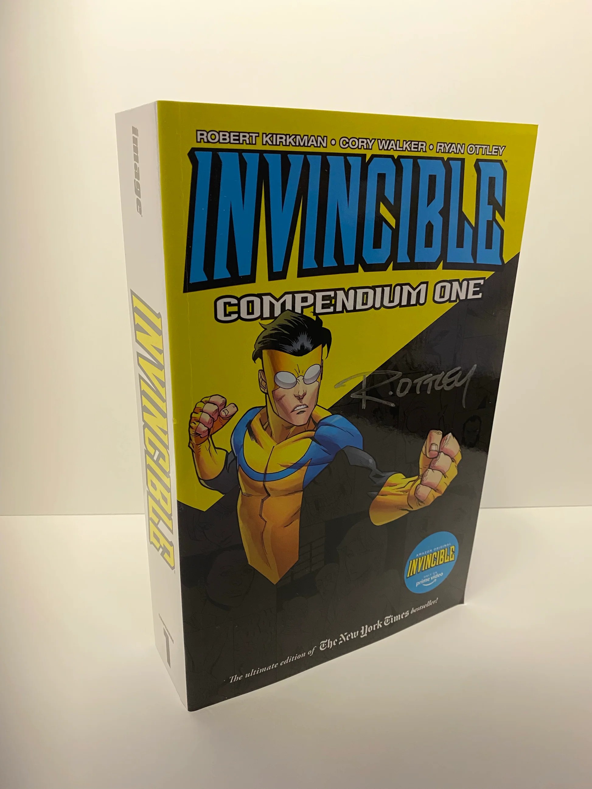 Invincible Compendium Volume 1 | Daraz.com.bd