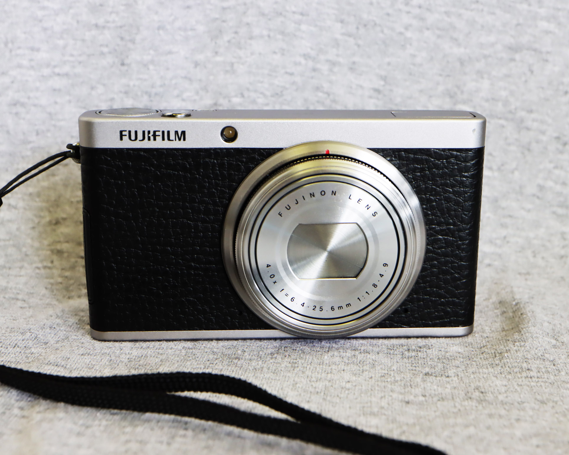 Fuji Fujifilm XF1, High Quality Fujinon 4x F1.8-4.9 25-100mm Zoom Lens ...