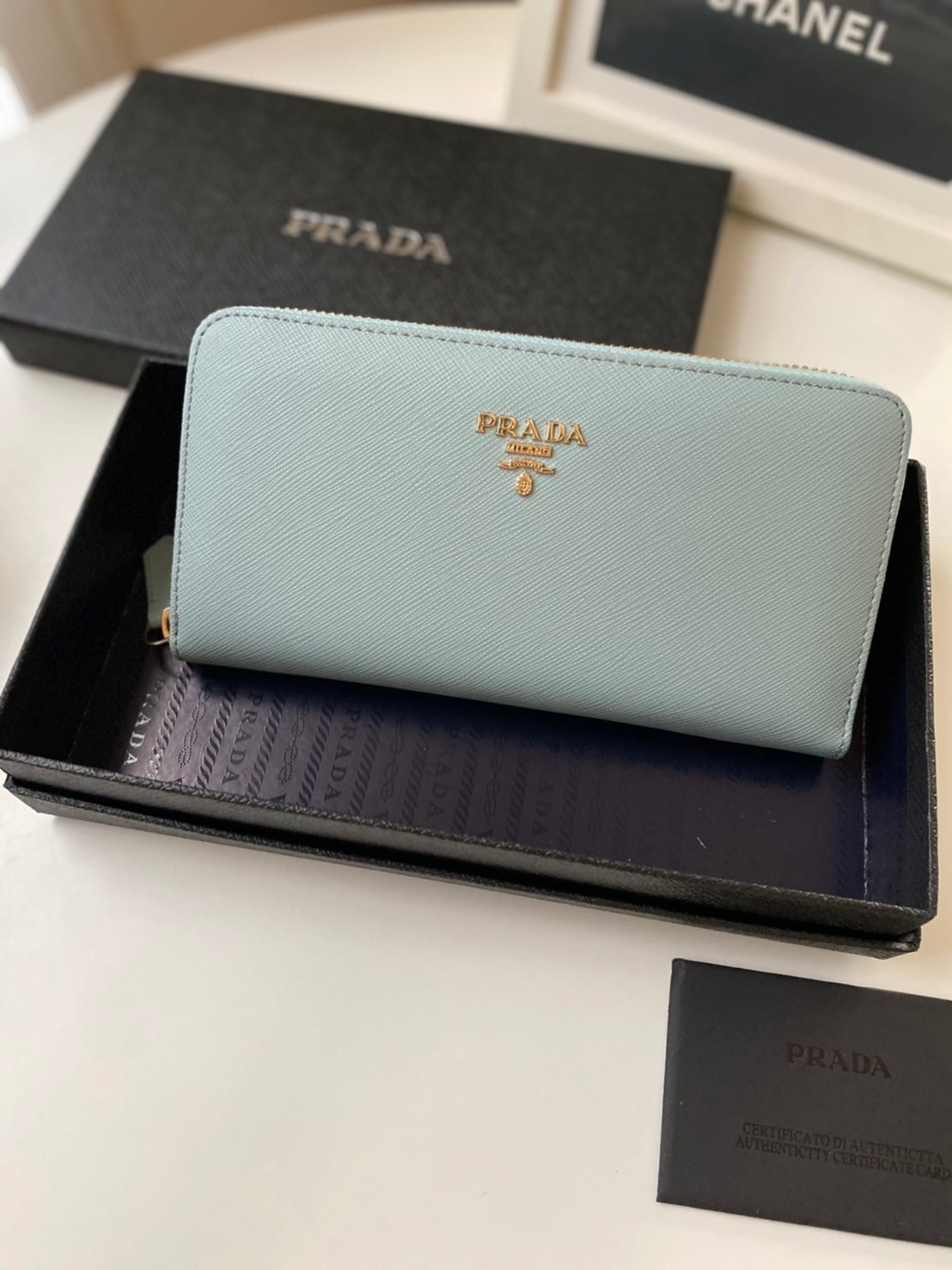 หนังแท้ Prada Long Wallet / Prada Wallet รุ่นที่รอคอย เข้าแล้วค้า กับ ...