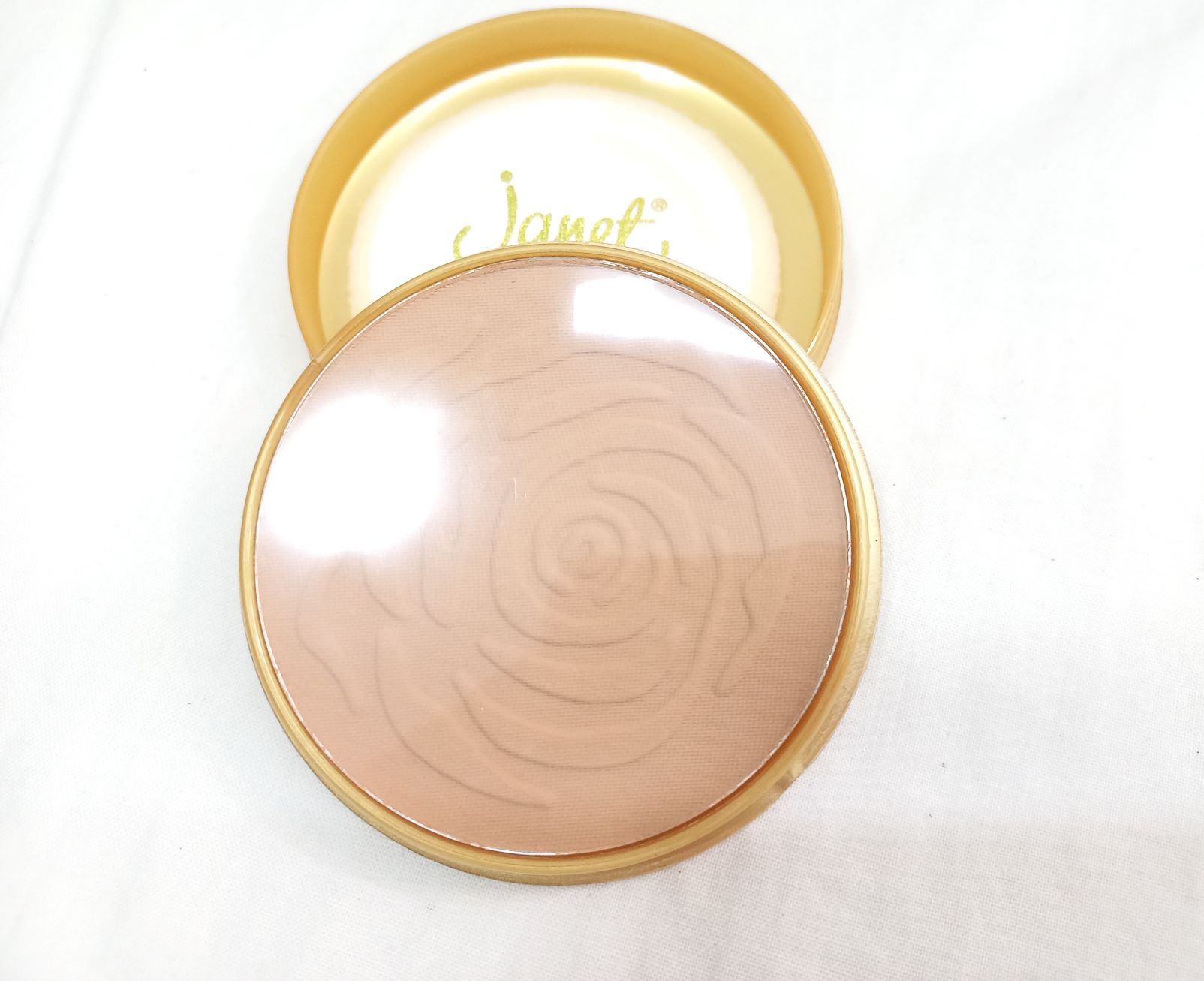 Sheer Silk PanCake Make-up 20g | Daraz.lk