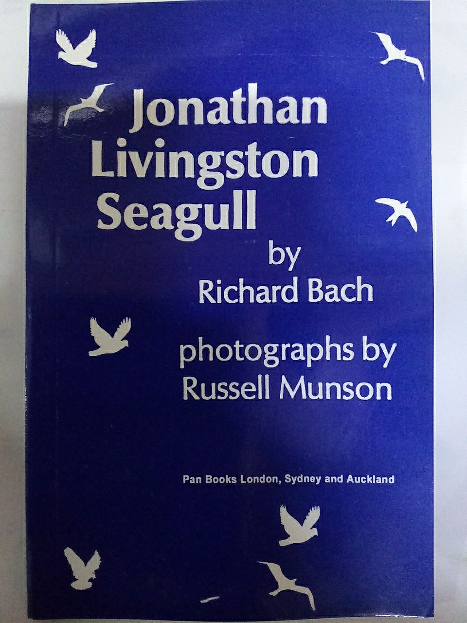 JONATHAN LIVINGSTON SEAGULL BY RICHARD BACH | Daraz.pk