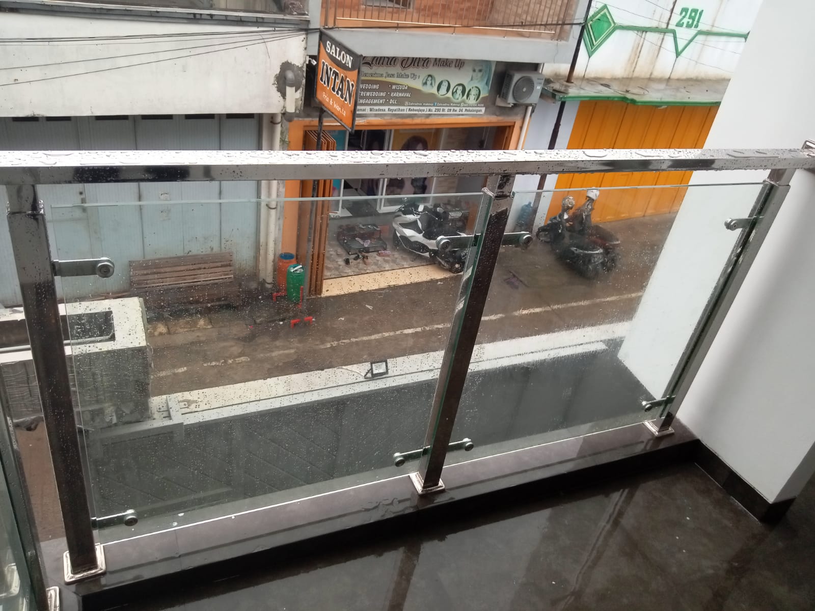 Kaca tempered 10mm railing balkon Asahimas | Lazada Indonesia