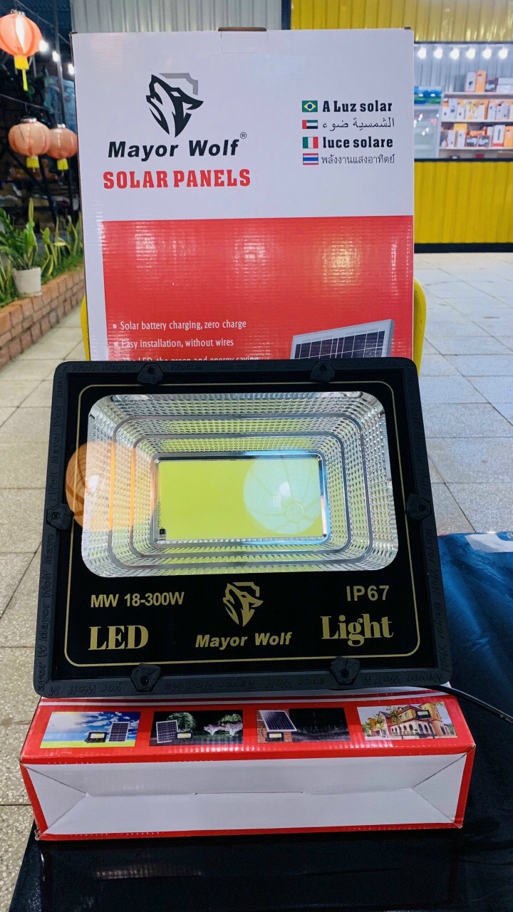 Đèn Pha Năng Lượng Mặt Trời Mayor Wolf 300W -Tấm Pin lớn 630*350*17 Cm ...