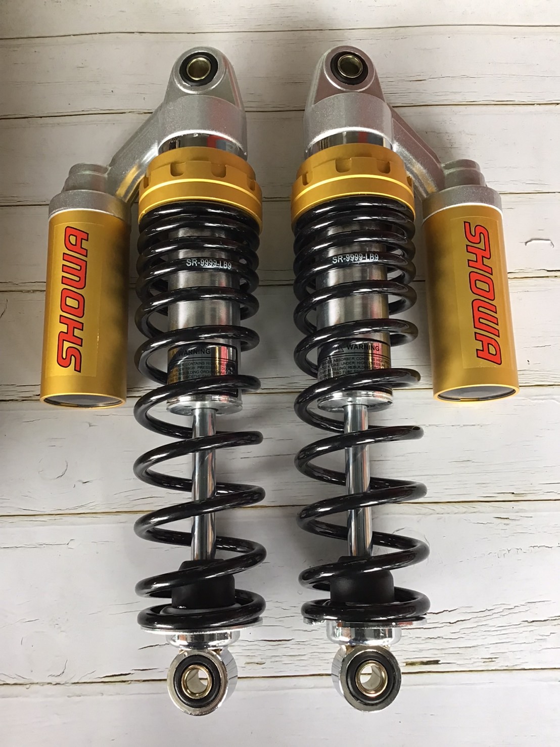 โช๊คshowaสปริงดำ50A ใส่เวฟสูง295มิล สินค้าตรงปก ทนทาน สวยสุดๆ สีไม่ลอก ...