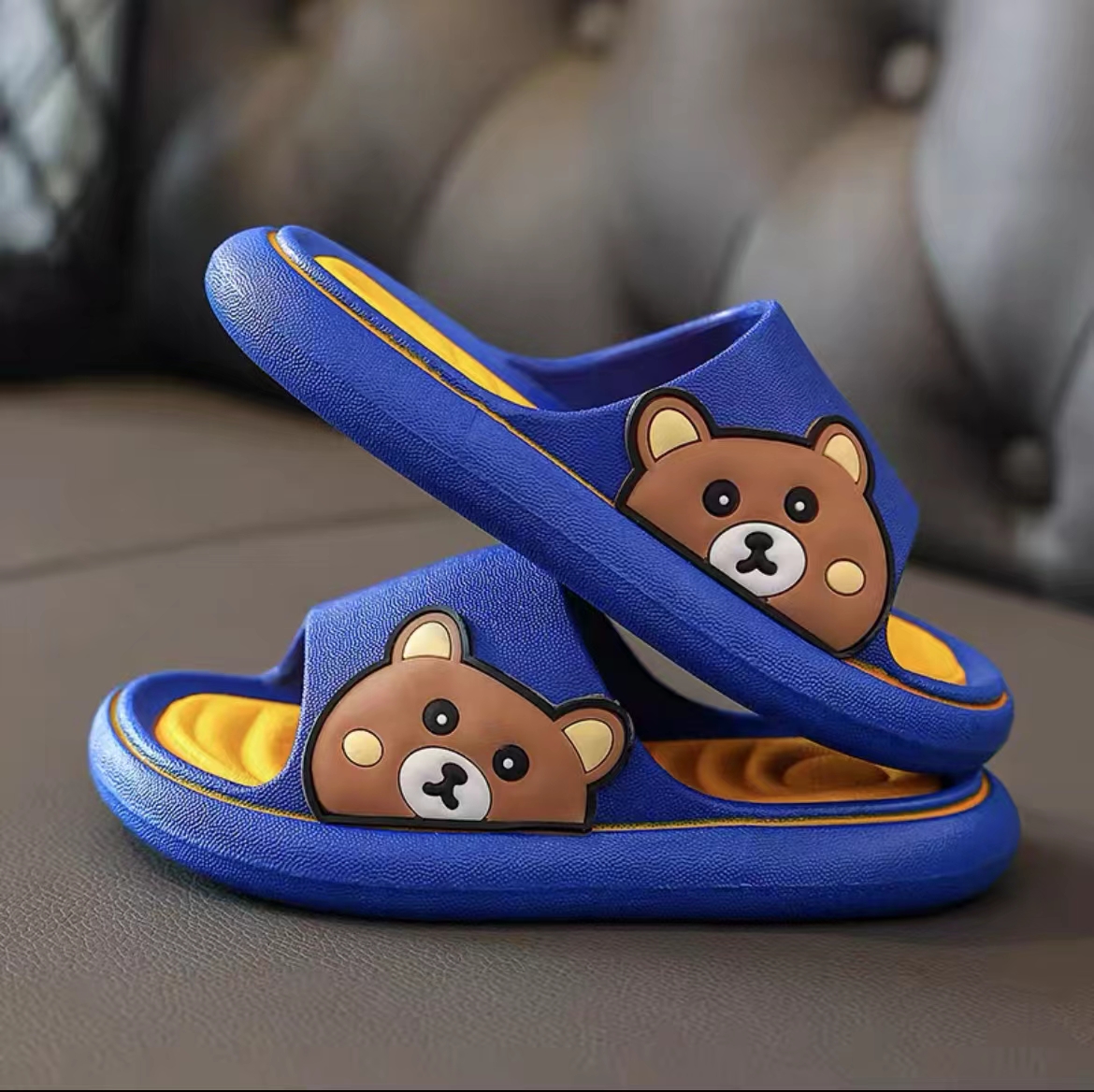 ลดล้างสต๊อค15-30 รองเท้าเด็กแบบสวม ลายพี่หมี น่ารักมาก พื้นรองเท้านุ่มใส่สบาย วัสดุเบาใส่สบาย ...